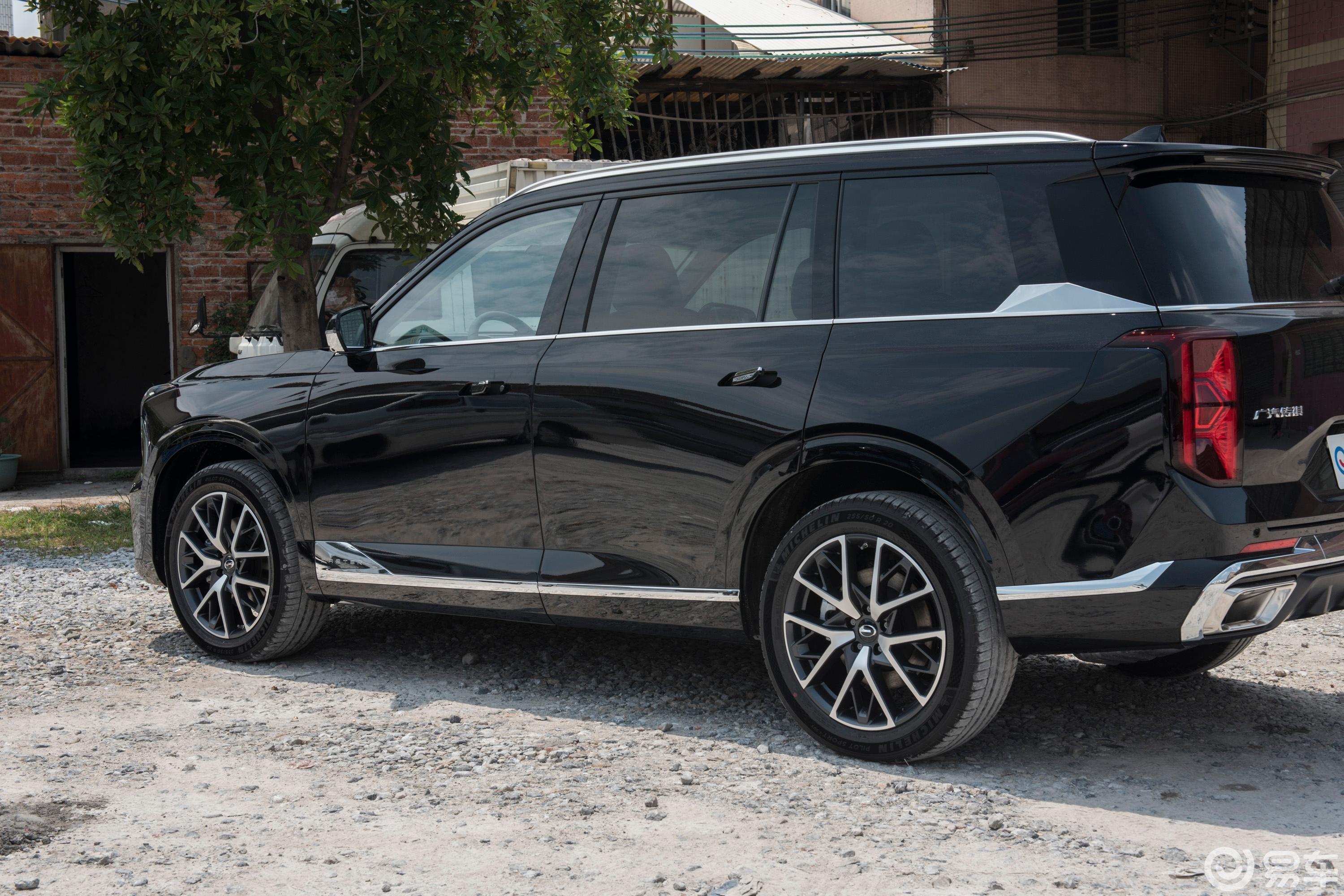 【传祺GS8双擎 2.0T 四驱尊贵版 6座外观细节图片-汽车图片大全】-易车