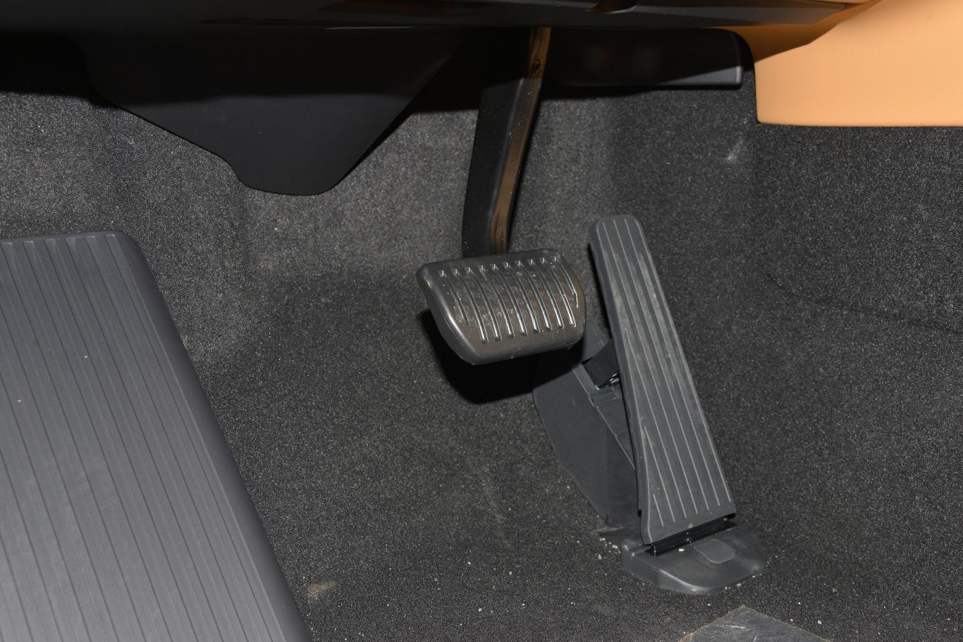 【领克092.0T 手自一体 Halo 7座脚踏板图片-汽车图片大全】-易车