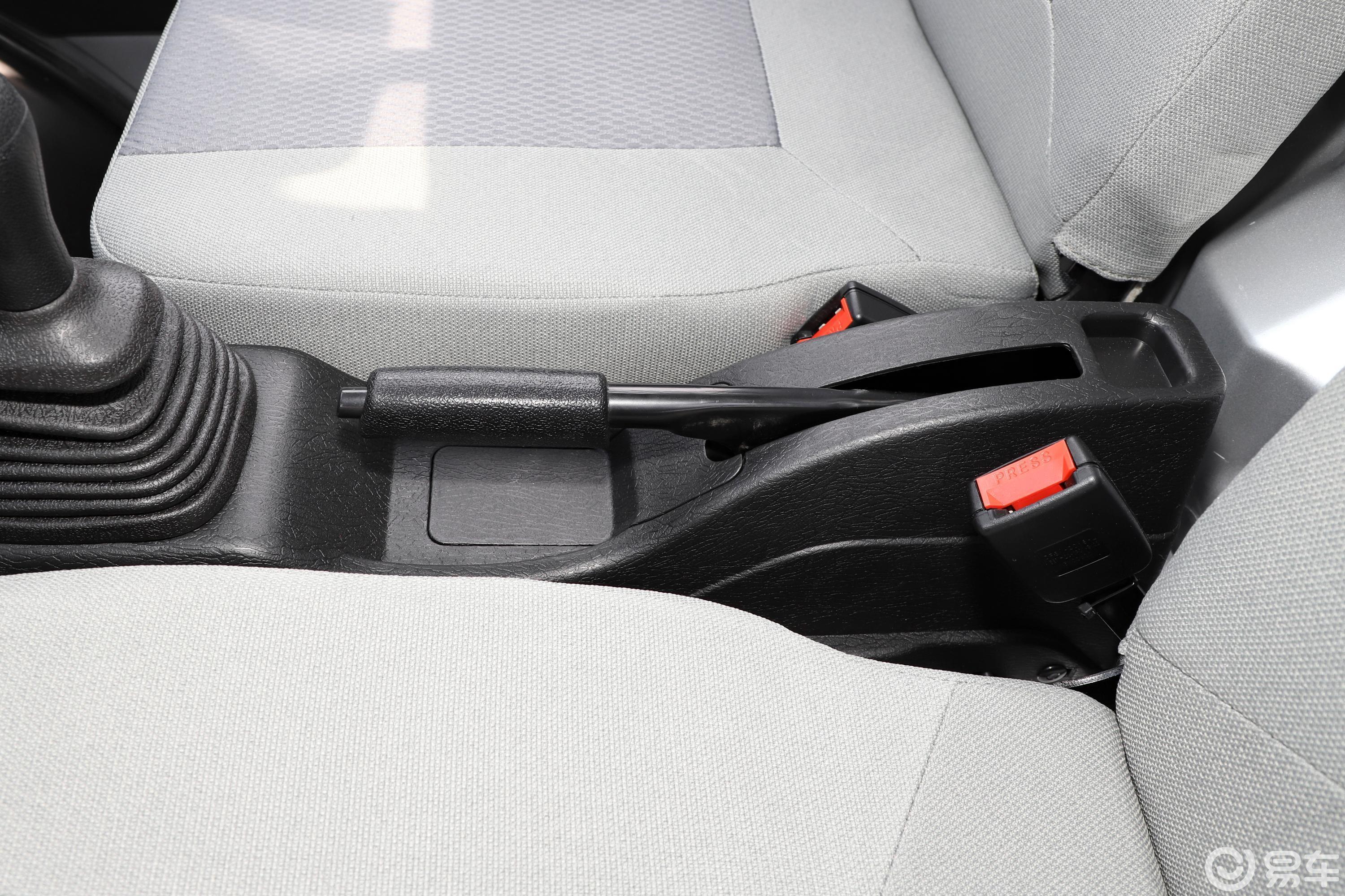 【东风小康K011.3L 手动 基本型 国VI驻车制动图片-汽车图片大全】-易车