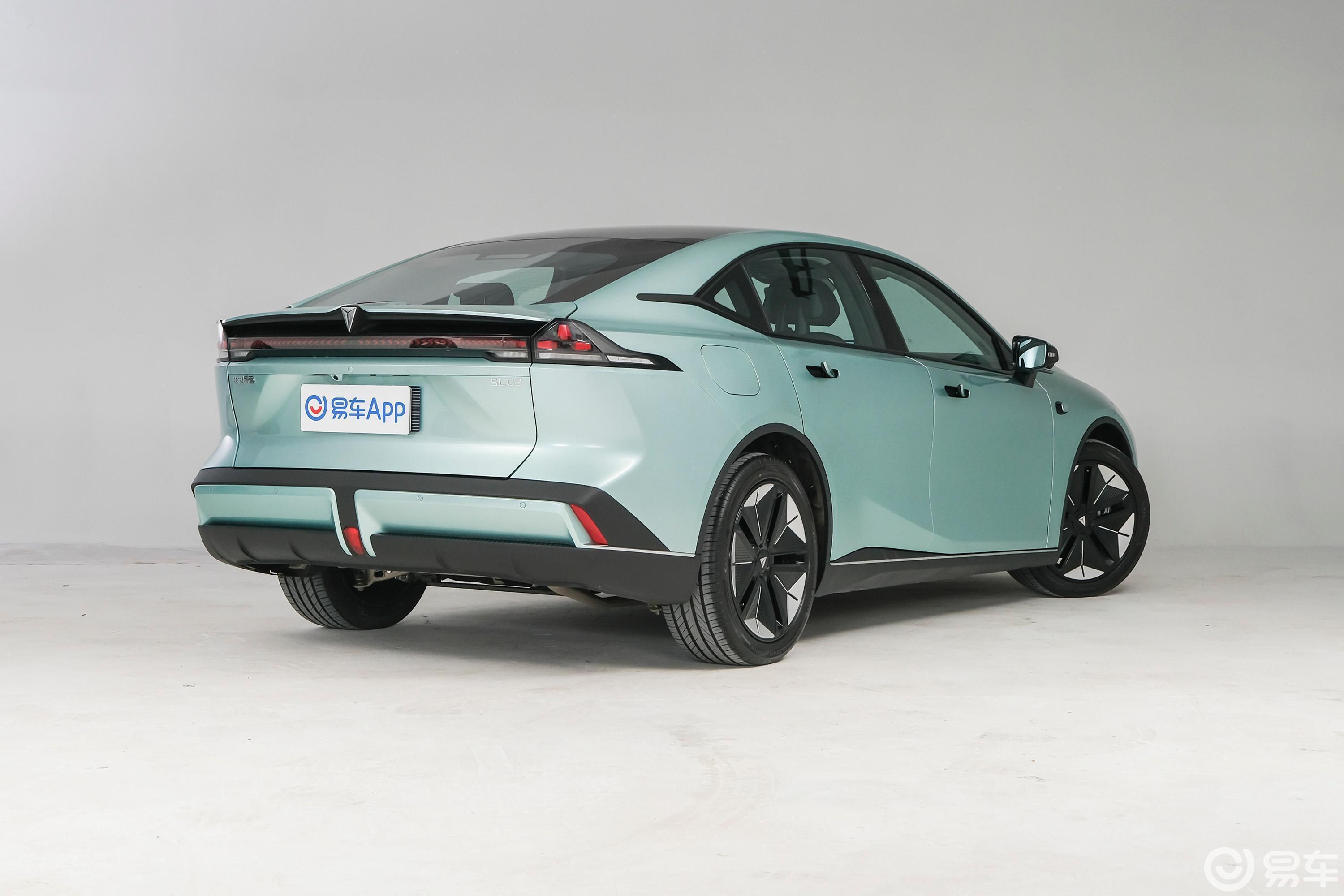 【深蓝SL03200km 增程版侧后45度车头向右水平图片-汽车图片大全】-易车