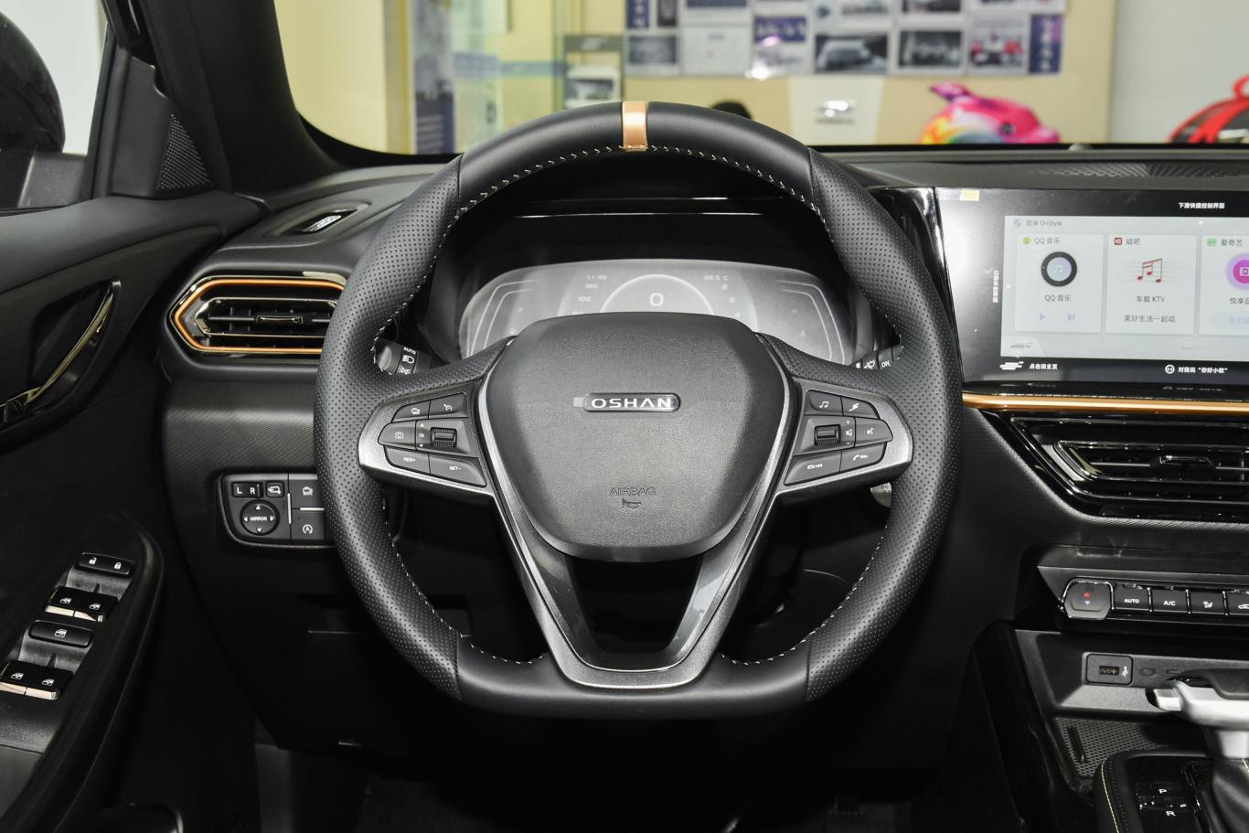 【长安欧尚X51.5T 双离合侠客版方向盘图片-汽车图片大全】-易车