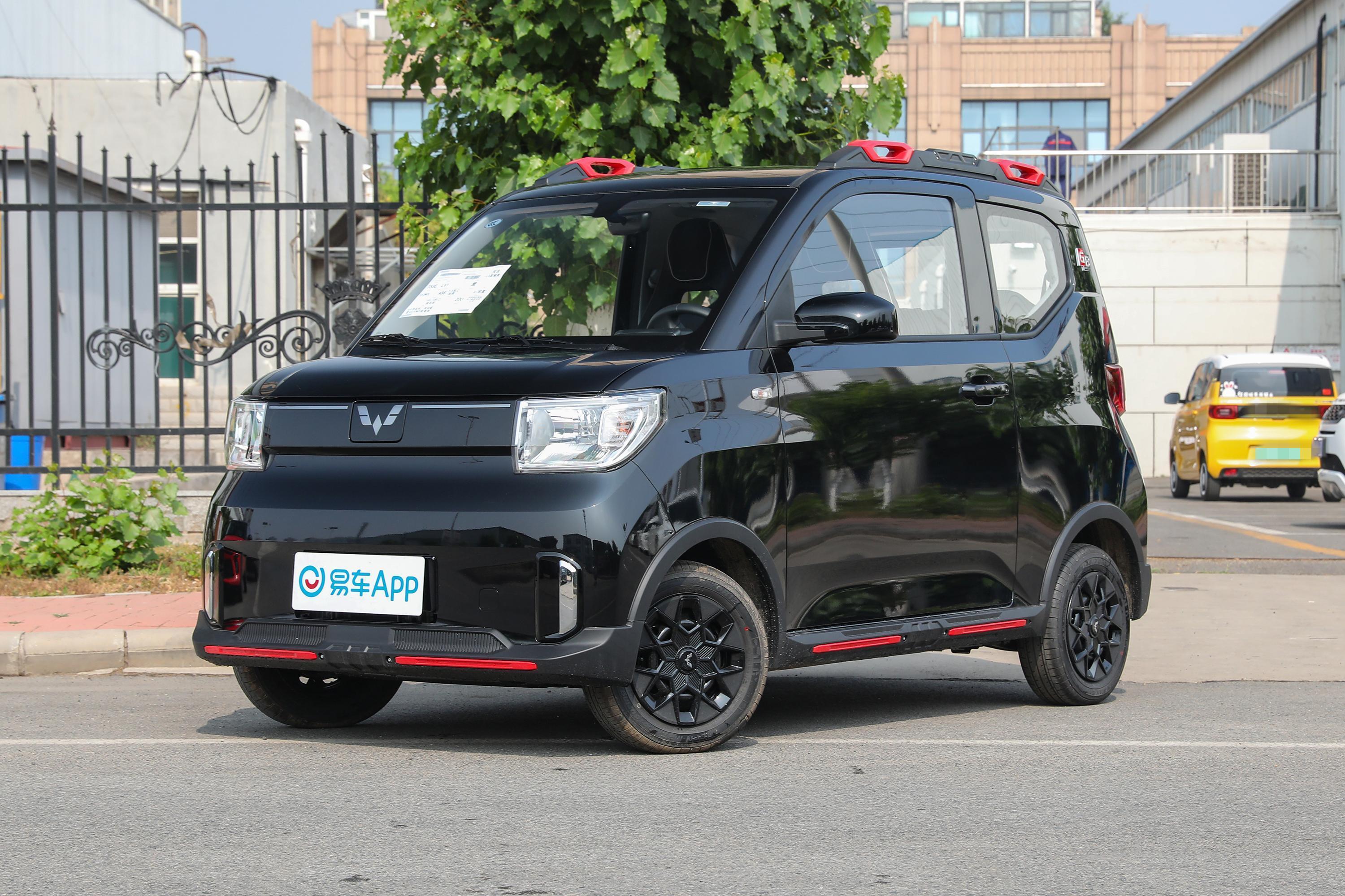 【2022款 宏光MINIEV GAMEBOY 200km 玩乐款 磷酸铁锂汽车报价_图片_参数配置】-易车_宝骏锡林郭勒泉丰销售中心