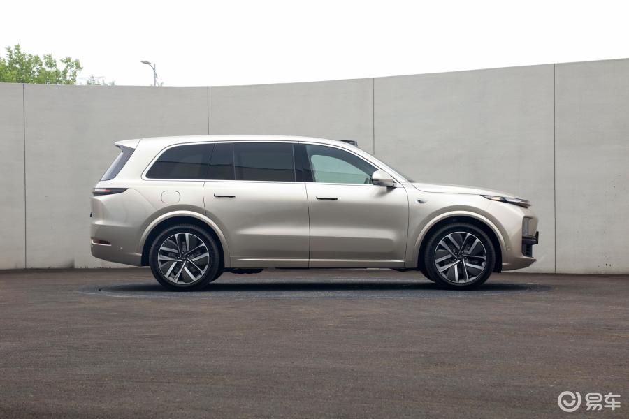 【理想L92022款L9 Max版正侧车头向右水平汽车图片-汽车图片大全】-易车