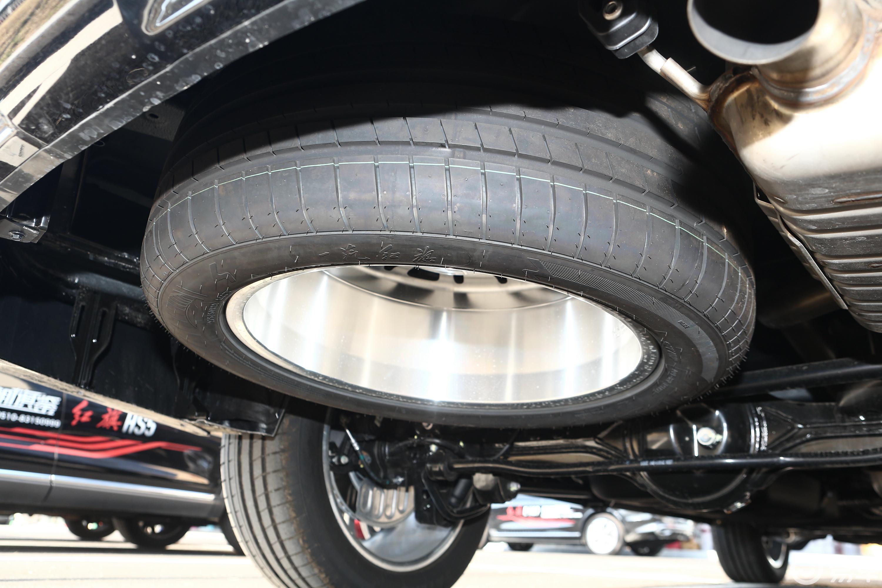 【红旗LS74.0T 尊爵旗舰版 4座备胎图片-汽车图片大全】-易车