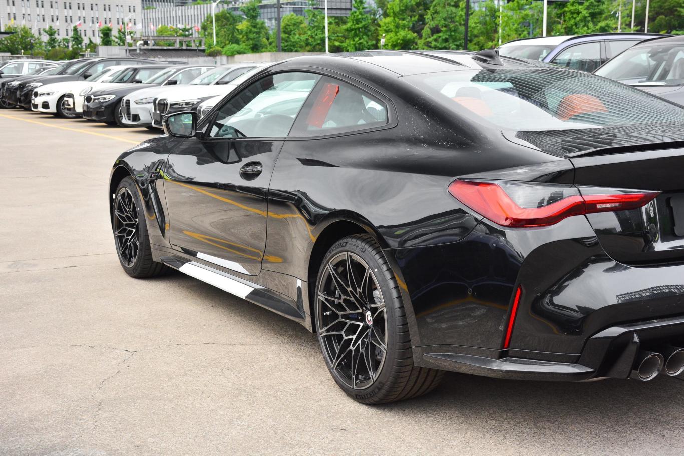 【宝马M450周年版 M4 双门轿跑车 M xDrive 雷霆版外观细节图片-汽车图片大全】-易车