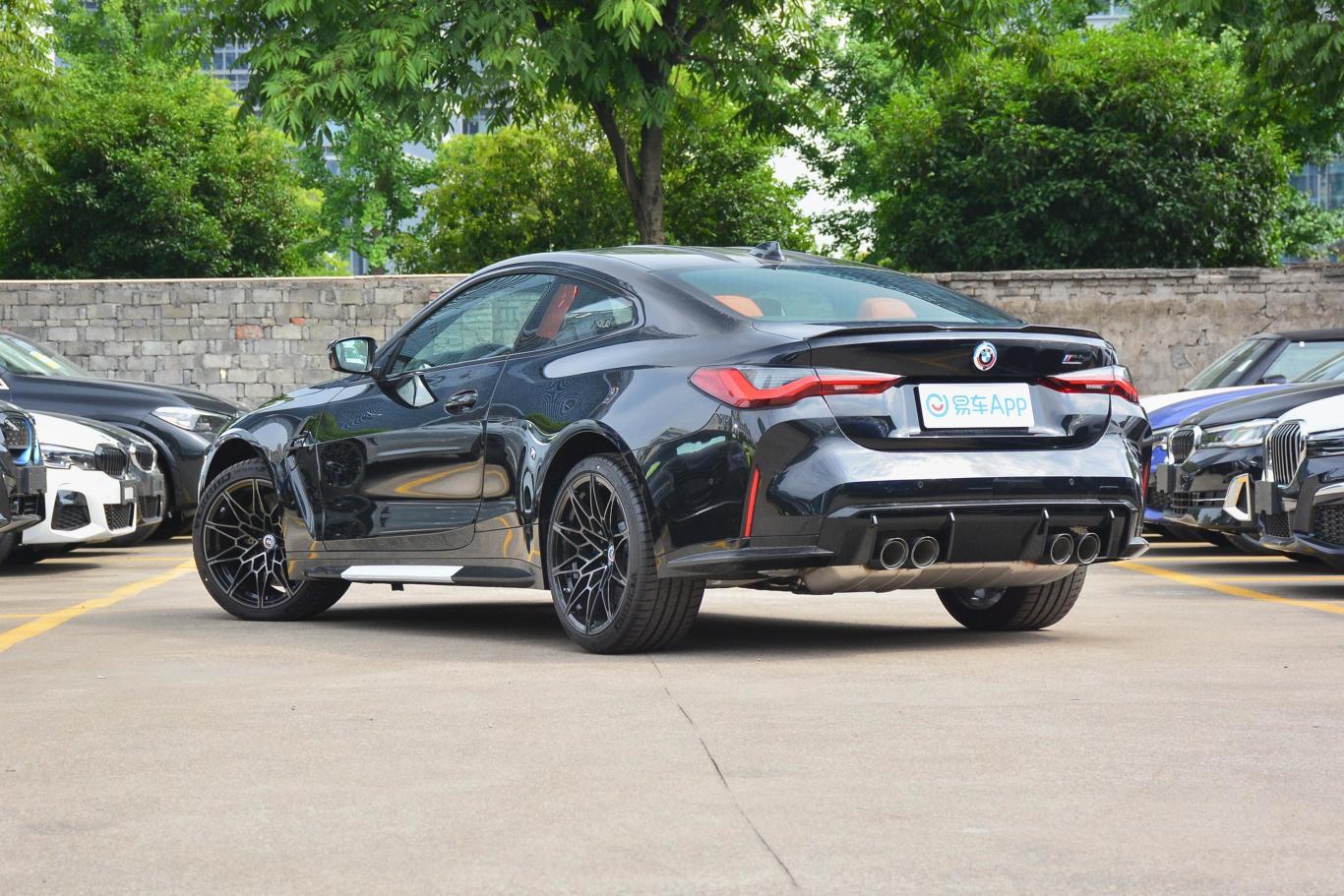 【宝马M450周年版 M4 双门轿跑车 M xDrive 雷霆版侧后45度车头向左水平图片-汽车图片大全】-易车