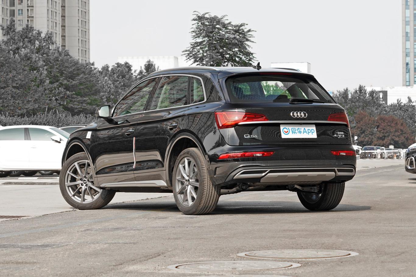 【奥迪Q5L改款 45 TFSI 豪华致雅型侧后45度车头向左水平图片-汽车图片大全】-易车