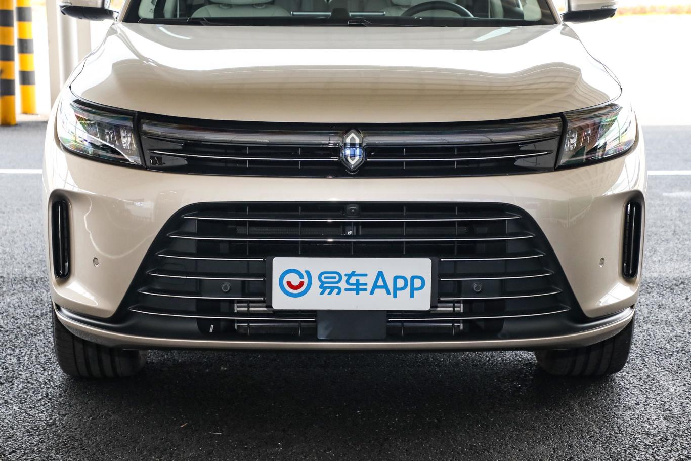 【问界M71.5T 200km 四驱豪华版外观细节图片-汽车图片大全】-易车