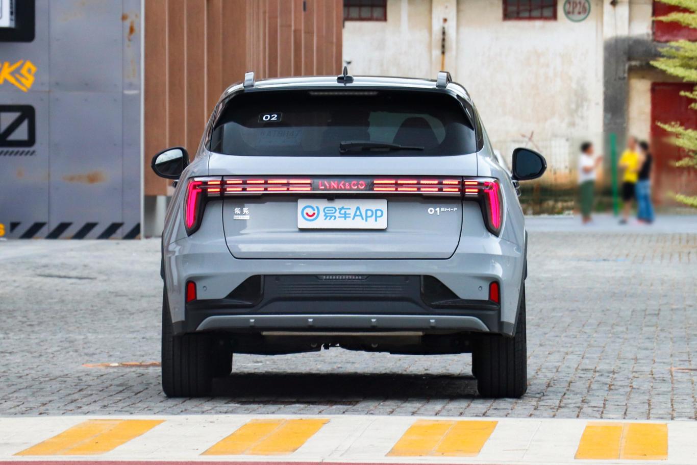 【领克01EM-F 1.5T 两驱晨曦版正后水平图片-汽车图片大全】-易车
