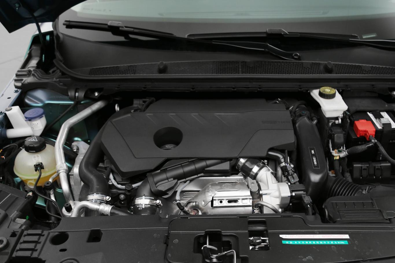 【标致4081.6T 试装车发动机特写图片-汽车图片大全】-易车