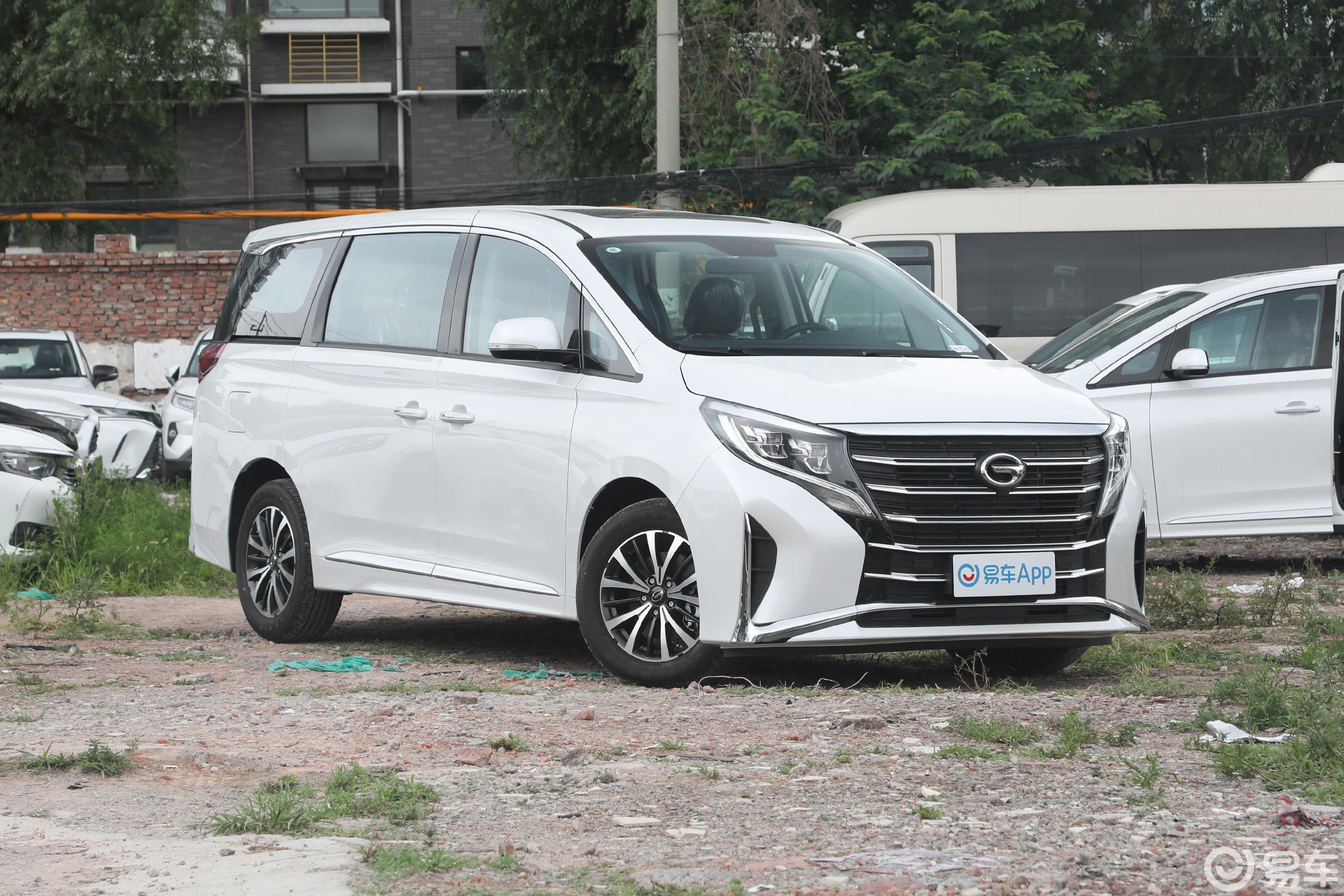 【传祺M8领秀系列 390T 豪华版 7座侧前45度车头向右水平图片-汽车图片大全】-易车