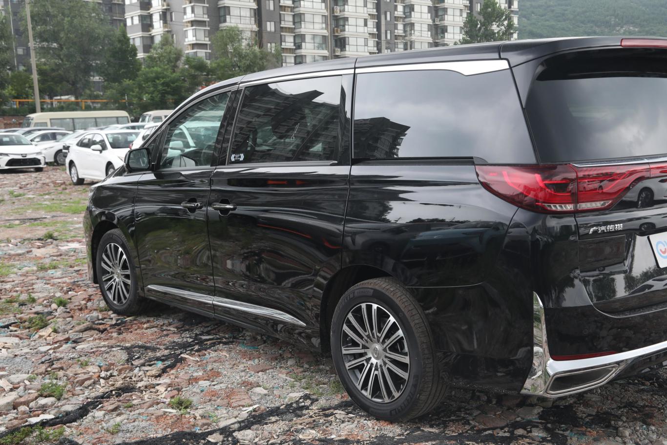 【传祺M8领秀系列 390T 尊贵版 7座外观细节图片-汽车图片大全】-易车