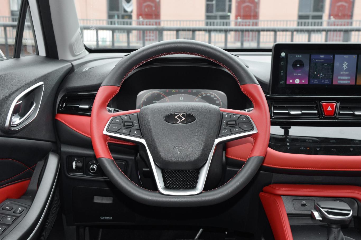 【思皓X41.5T CVT 酋长定制版方向盘图片-汽车图片大全】-易车