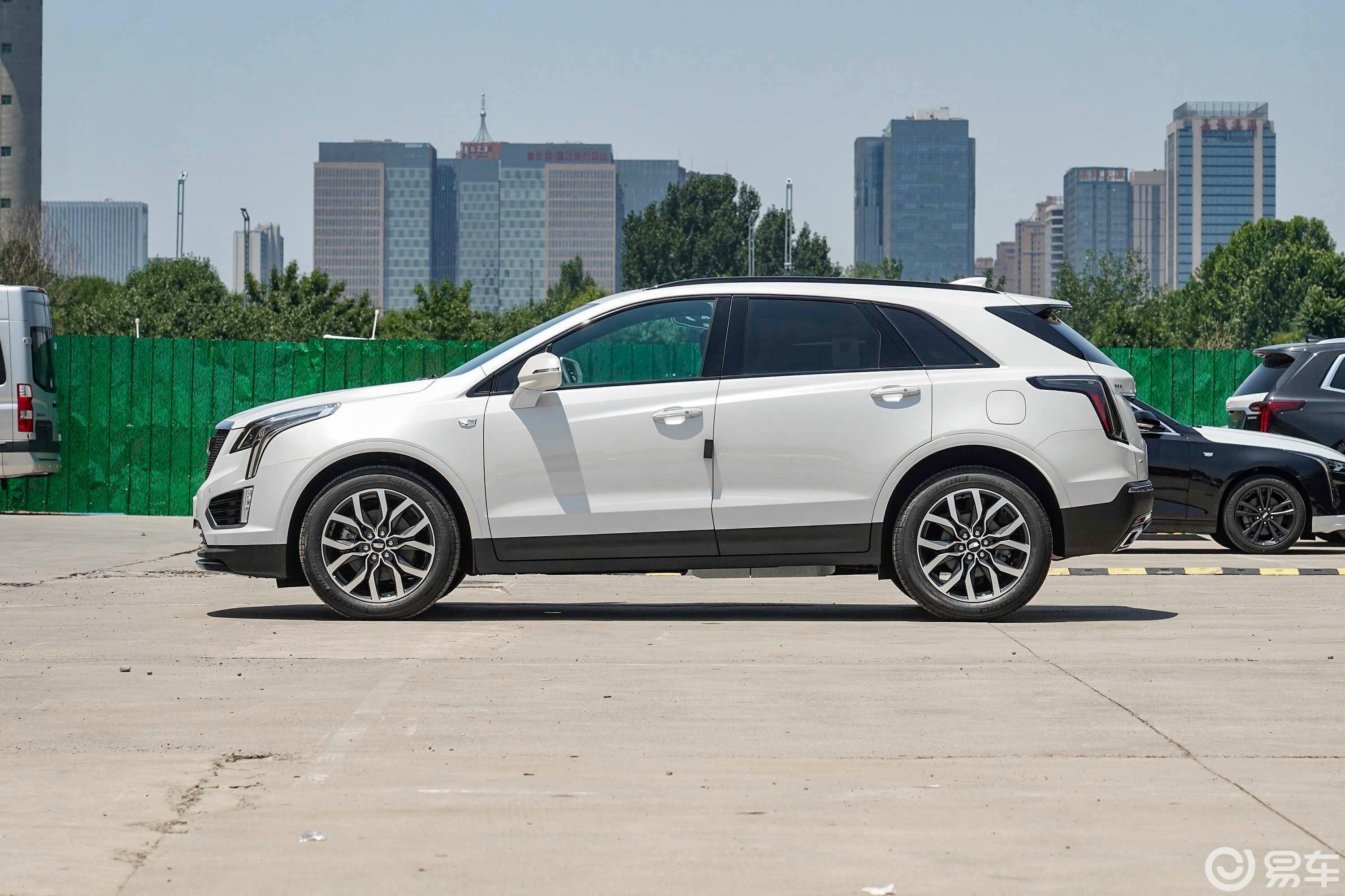 【凯迪拉克XT5轻混 2.0T 四驱豪华型蜂鸟版正侧车头向左水平图片-汽车图片大全】-易车