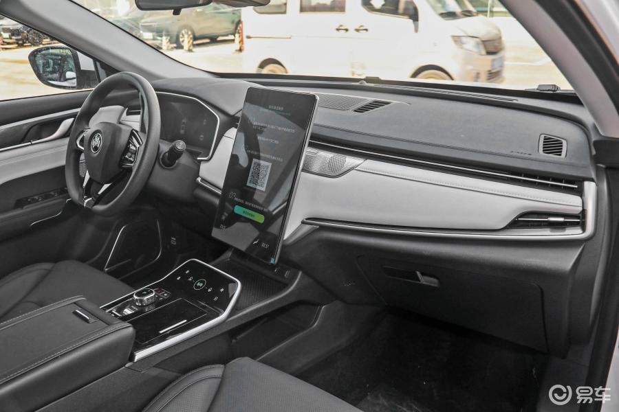 【威马EX52022款EX5 403km 即客行版内饰全景副驾驶员方向汽车图片-汽车图片大全】-易车