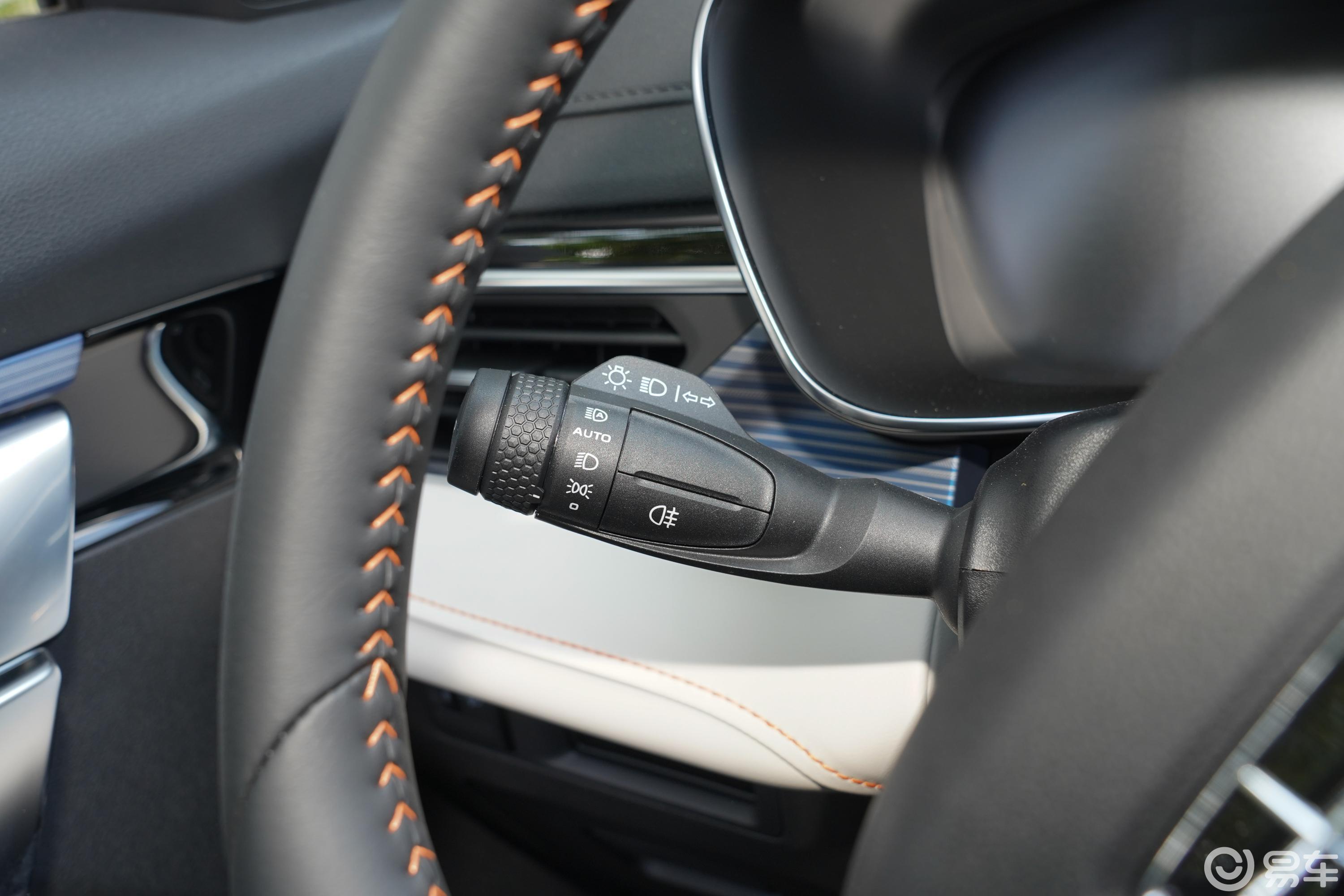 【博越博越X 1.8TD 双离合 两驱 智尚型主驾驶位图片-汽车图片大全】-易车