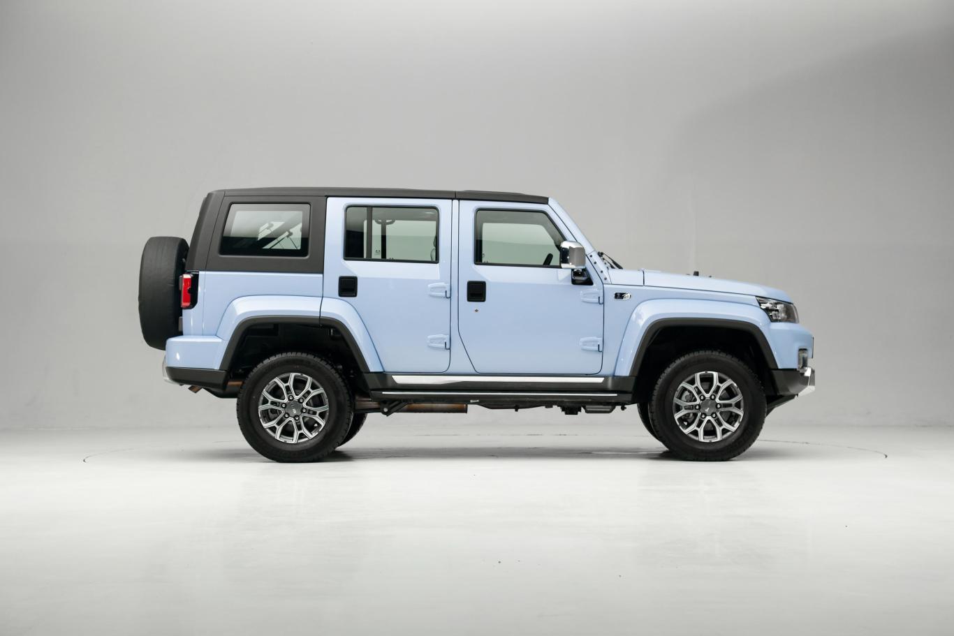 【北京越野BJ40城市猎人版 2.0T 自动四驱至尊版 汽油正侧车头向右水平图片-汽车图片大全】-易车