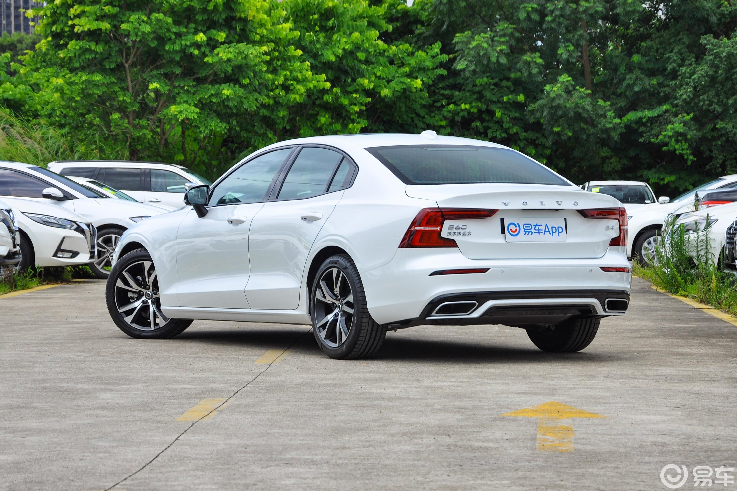 【沃尔沃S60B4 智远运动版侧后45度车头向左水平图片-汽车图片大全】-易车