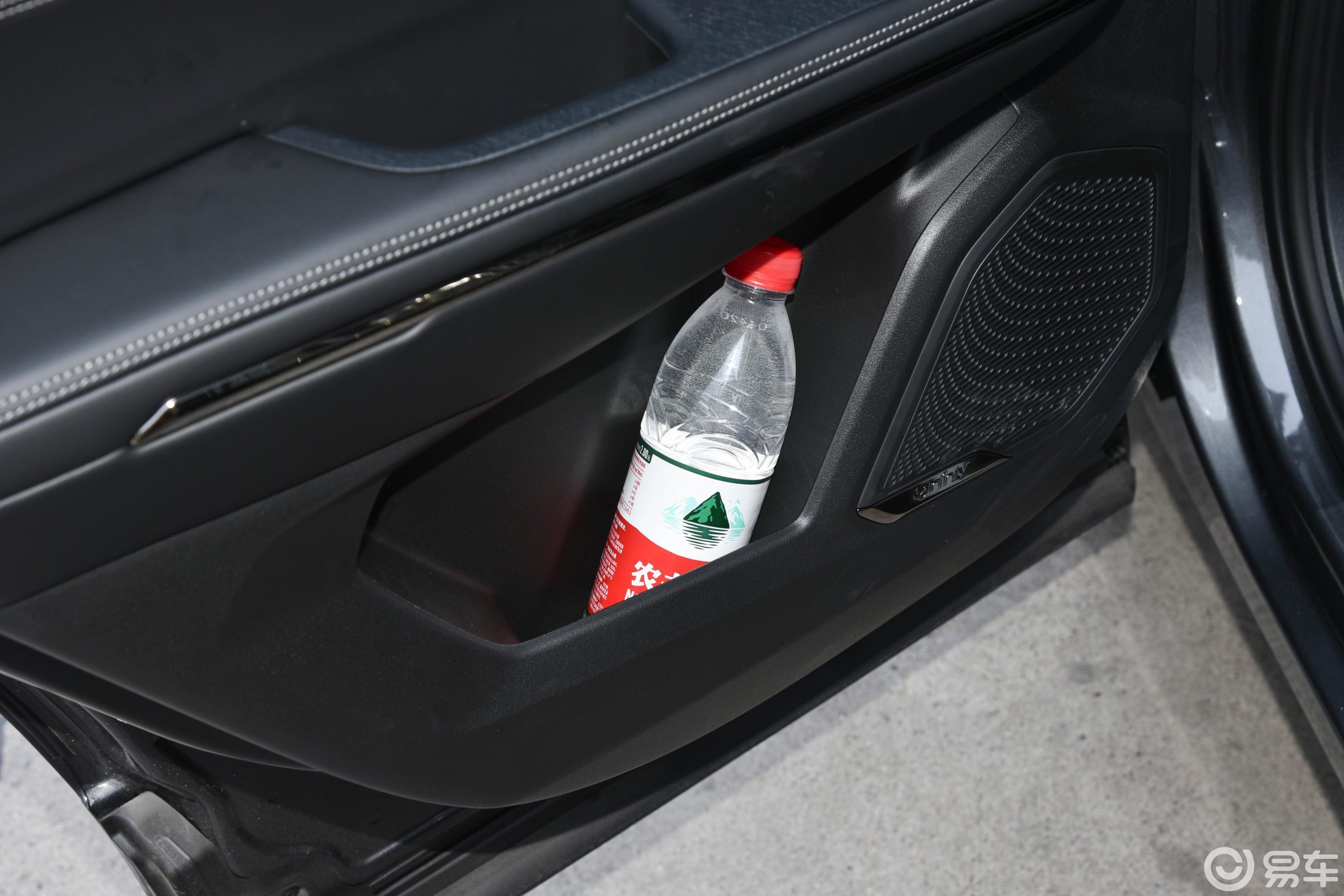 【领克01EM-F 1.5T 两驱PM后排空间图片-汽车图片大全】-易车