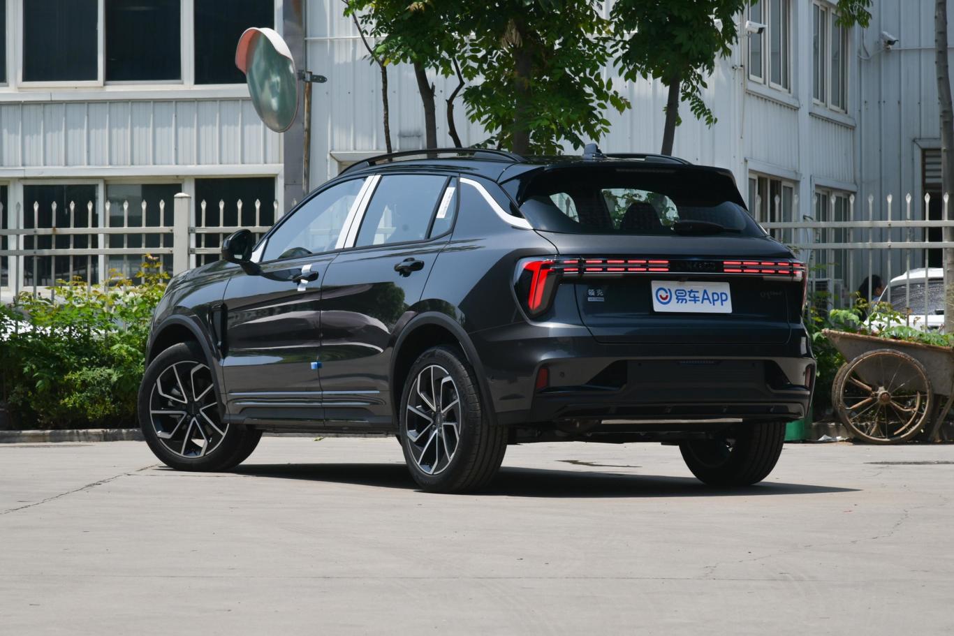 【领克01EM-F 1.5T 两驱PM侧后45度车头向左水平图片-汽车图片大全】-易车