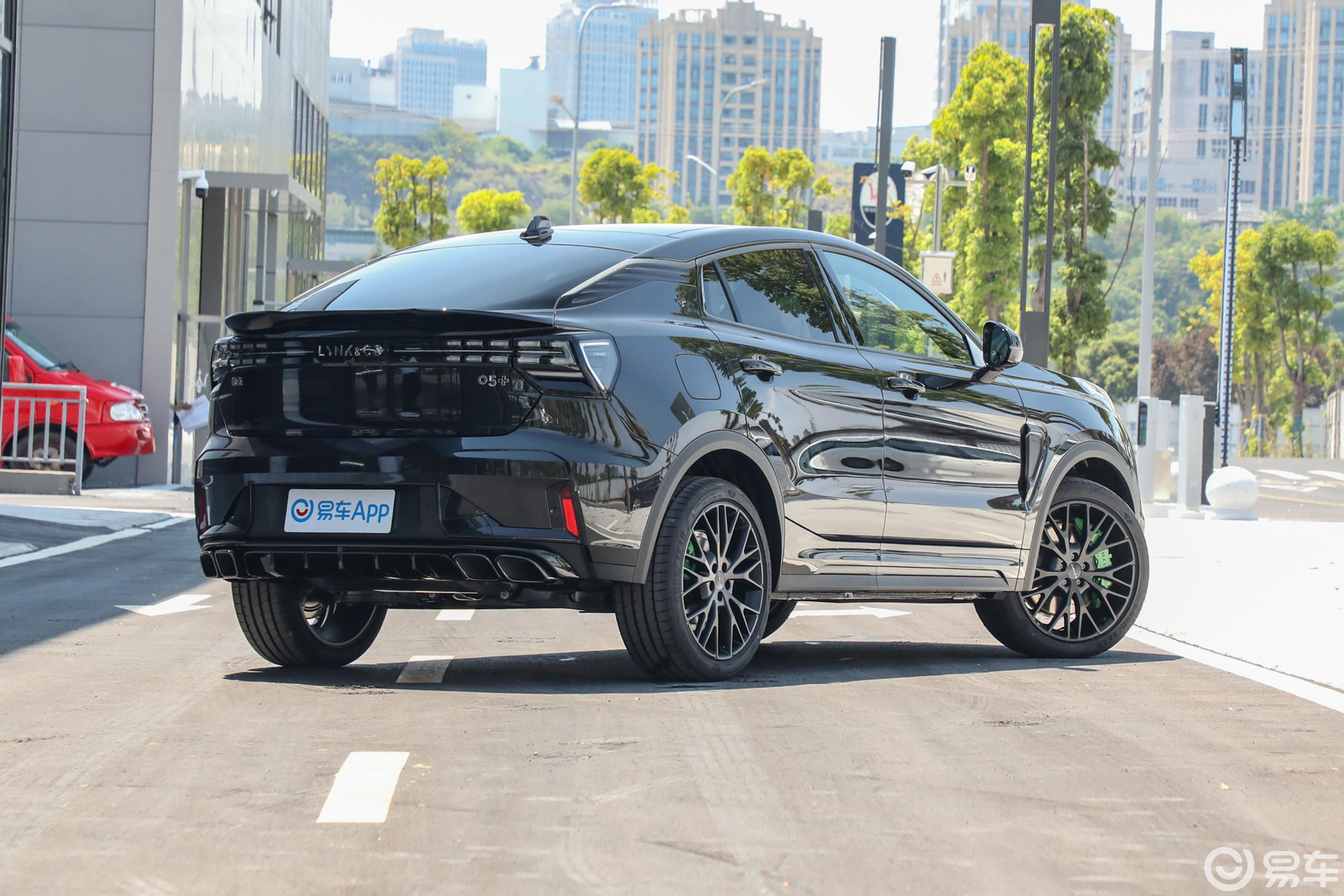 【领克0505+ 2.0T 四驱黑色版侧后45度车头向右水平图片-汽车图片大全】-易车