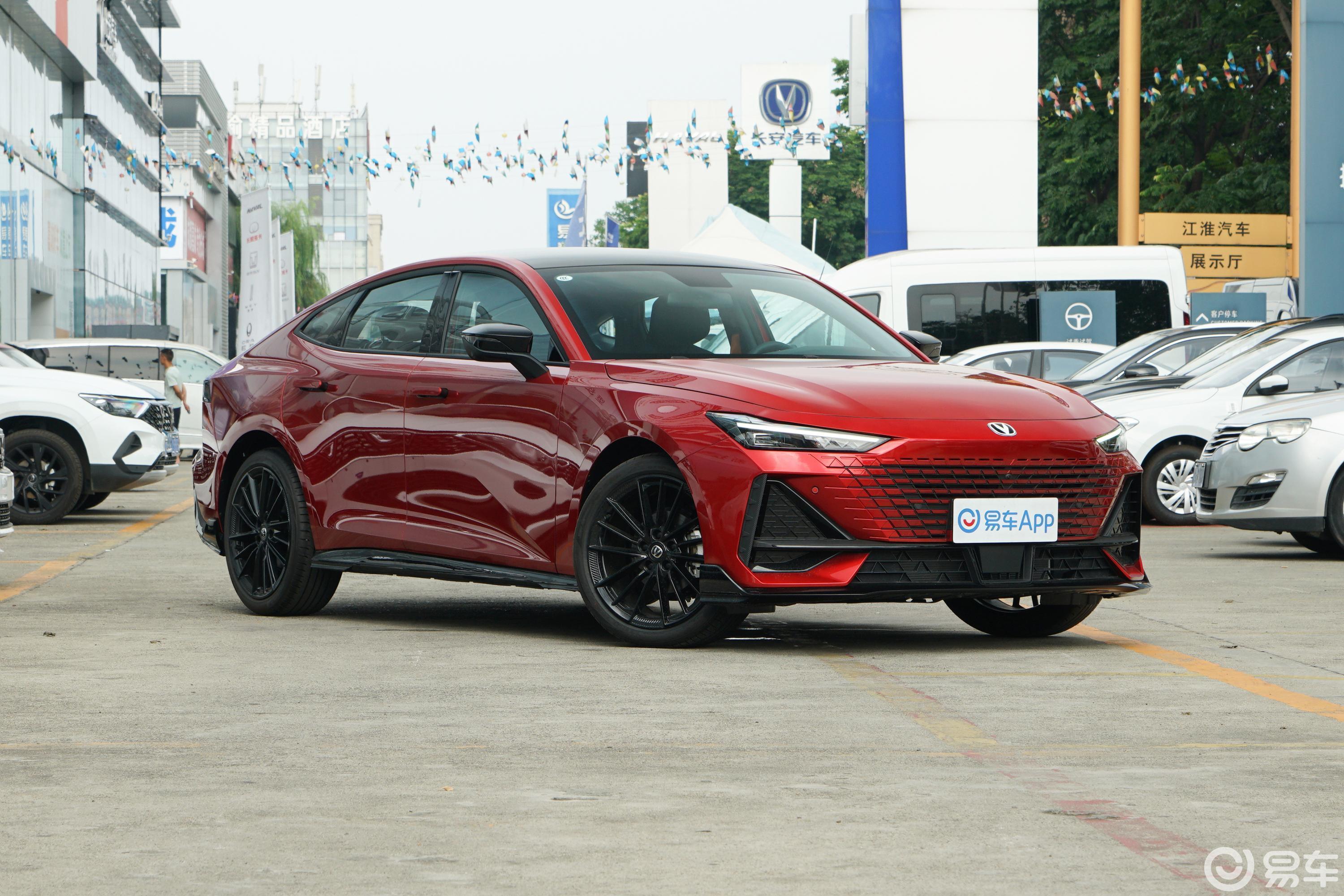 【长安UNI-V1.5T 双离合运动版侧前45度车头向右水平图片-汽车图片大全】-易车