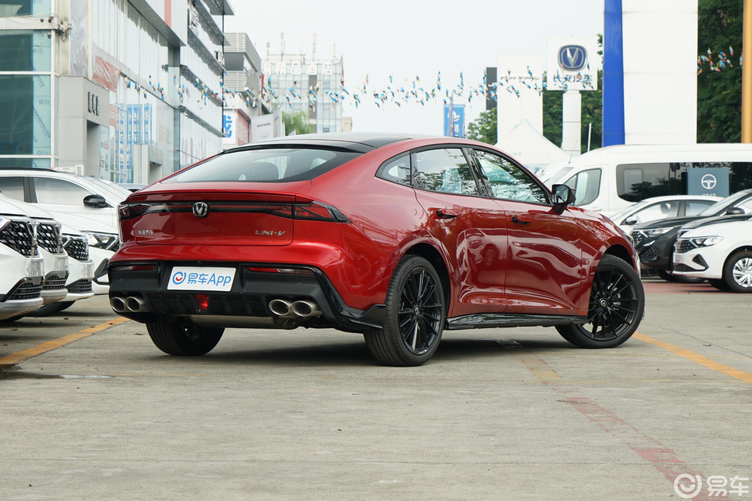 【长安UNI-V1.5T 双离合运动版侧后45度车头向右水平图片-汽车图片大全】-易车