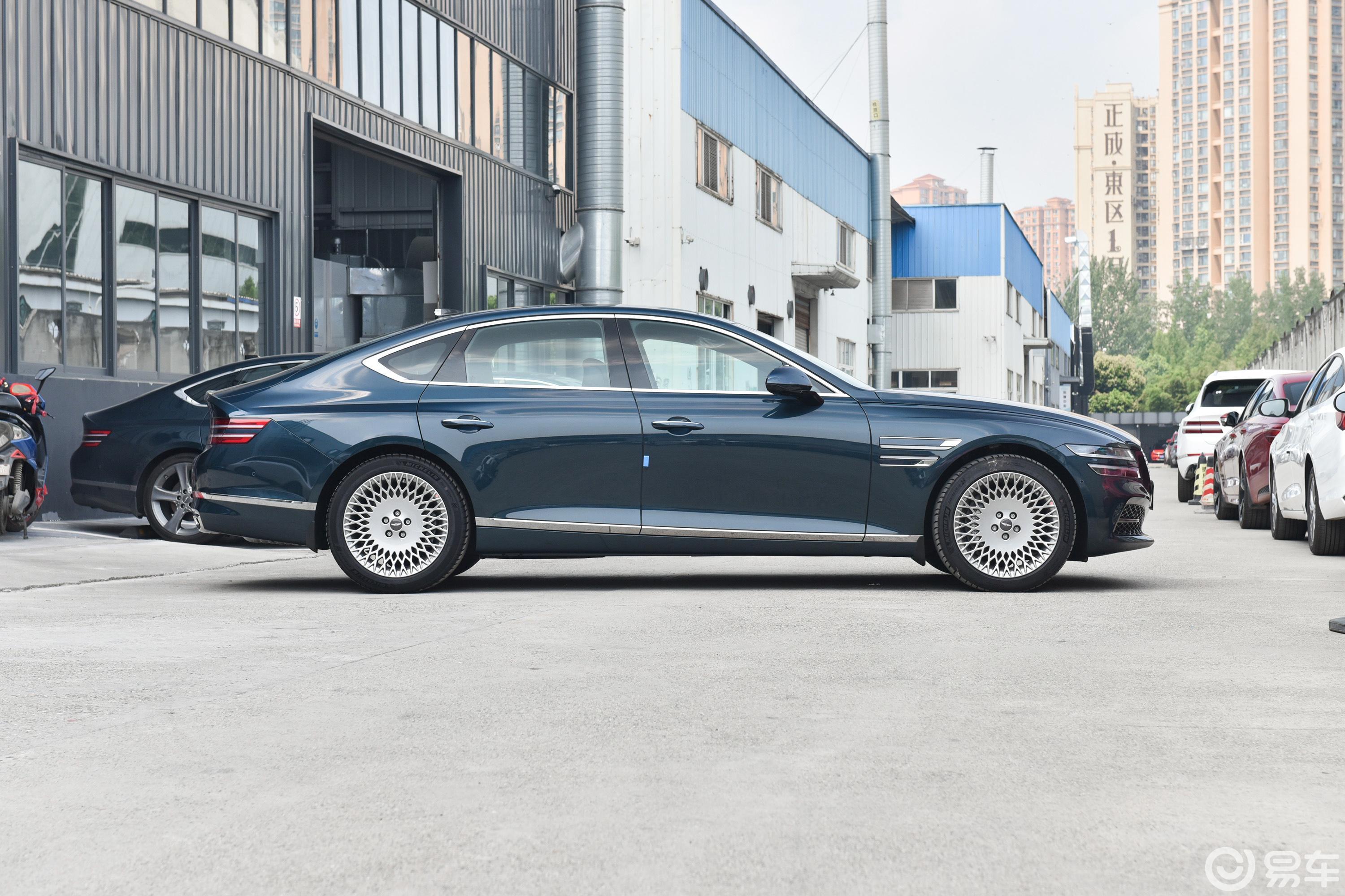 【捷尼赛思G802.5T 四驱 旗舰版正侧车头向右水平图片-汽车图片大全】-易车