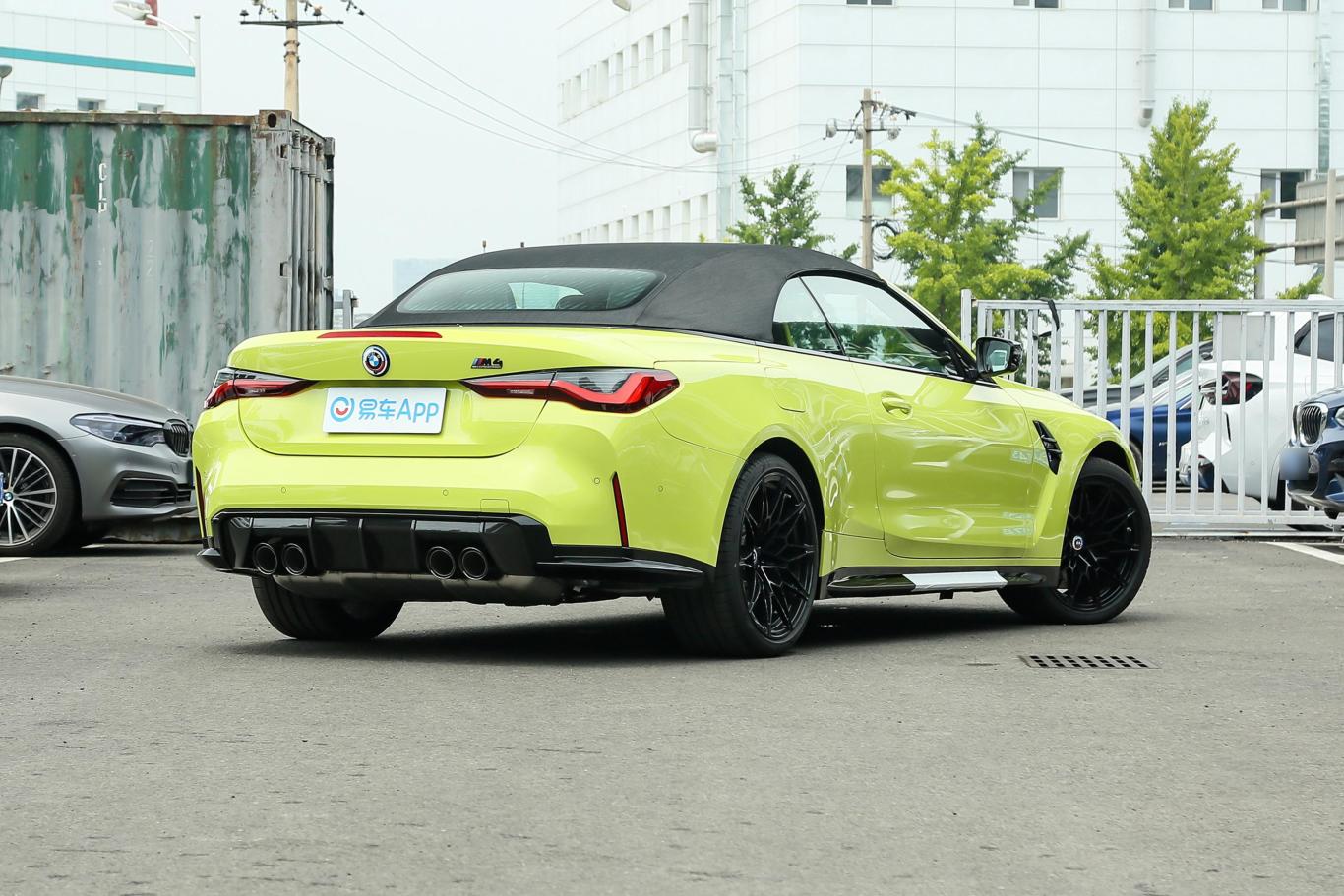 【宝马M450周年版 M4 敞篷轿跑车 M xDrive侧后45度车头向右水平图片-汽车图片大全】-易车