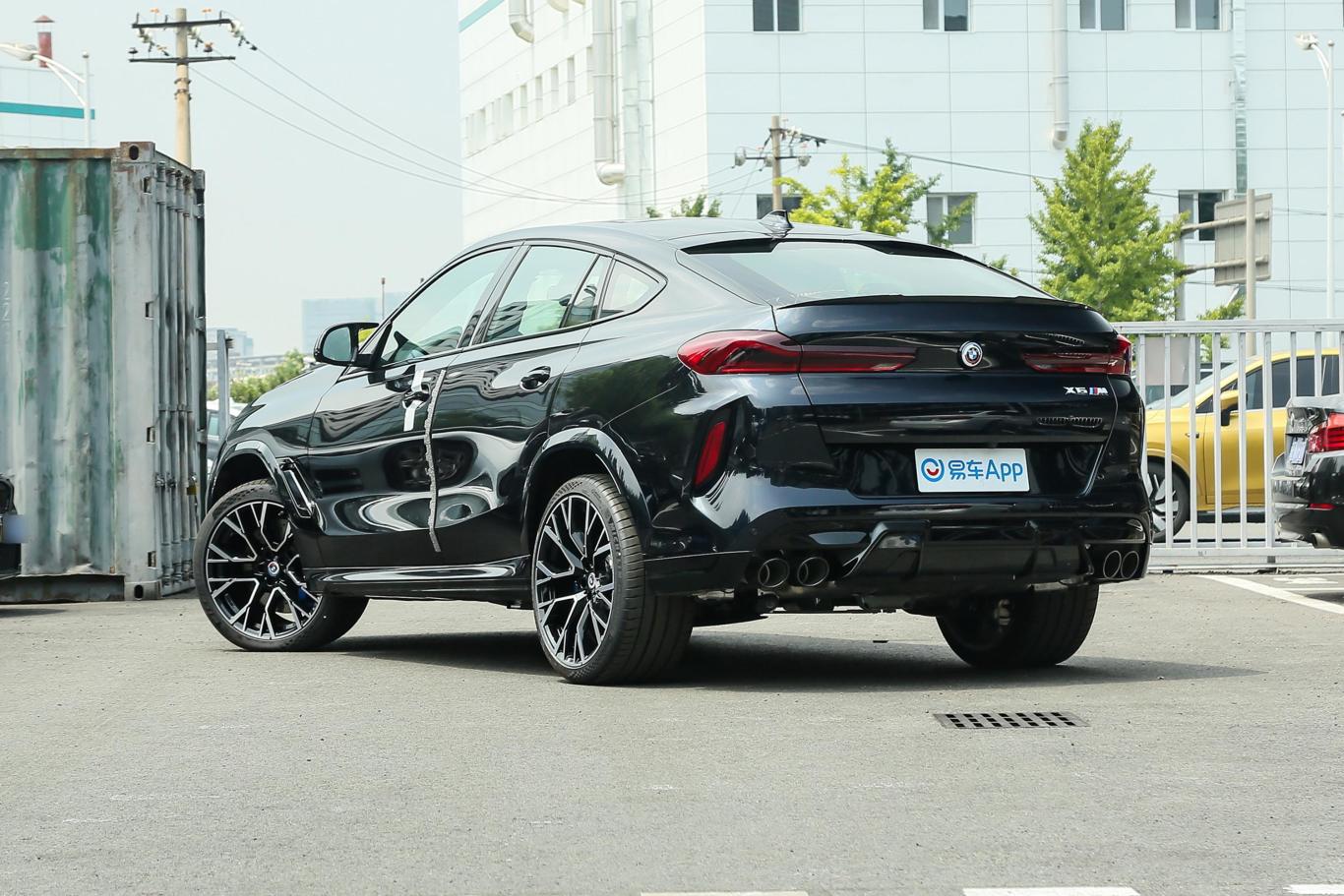 【宝马X6 M50周年版 X6 M侧后45度车头向左水平图片-汽车图片大全】-易车