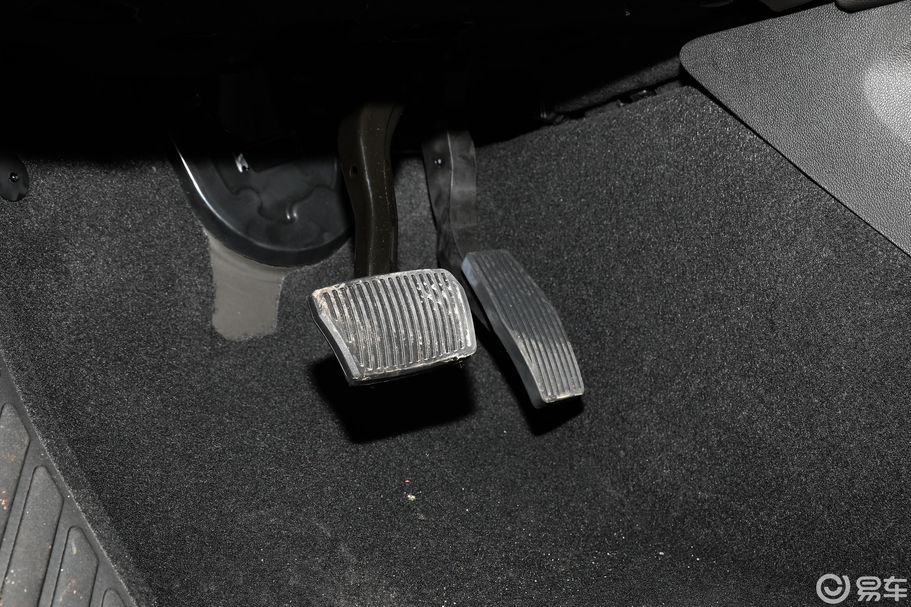 【昂科威昂科威Plus 652T 两驱豪华型 5座脚踏板图片-汽车图片大全】-易车