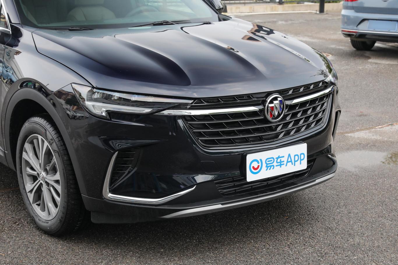 【昂科威Plus昂科威Plus 652T 两驱豪华型 5座前格栅侧俯拍图片-汽车图片大全】-易车