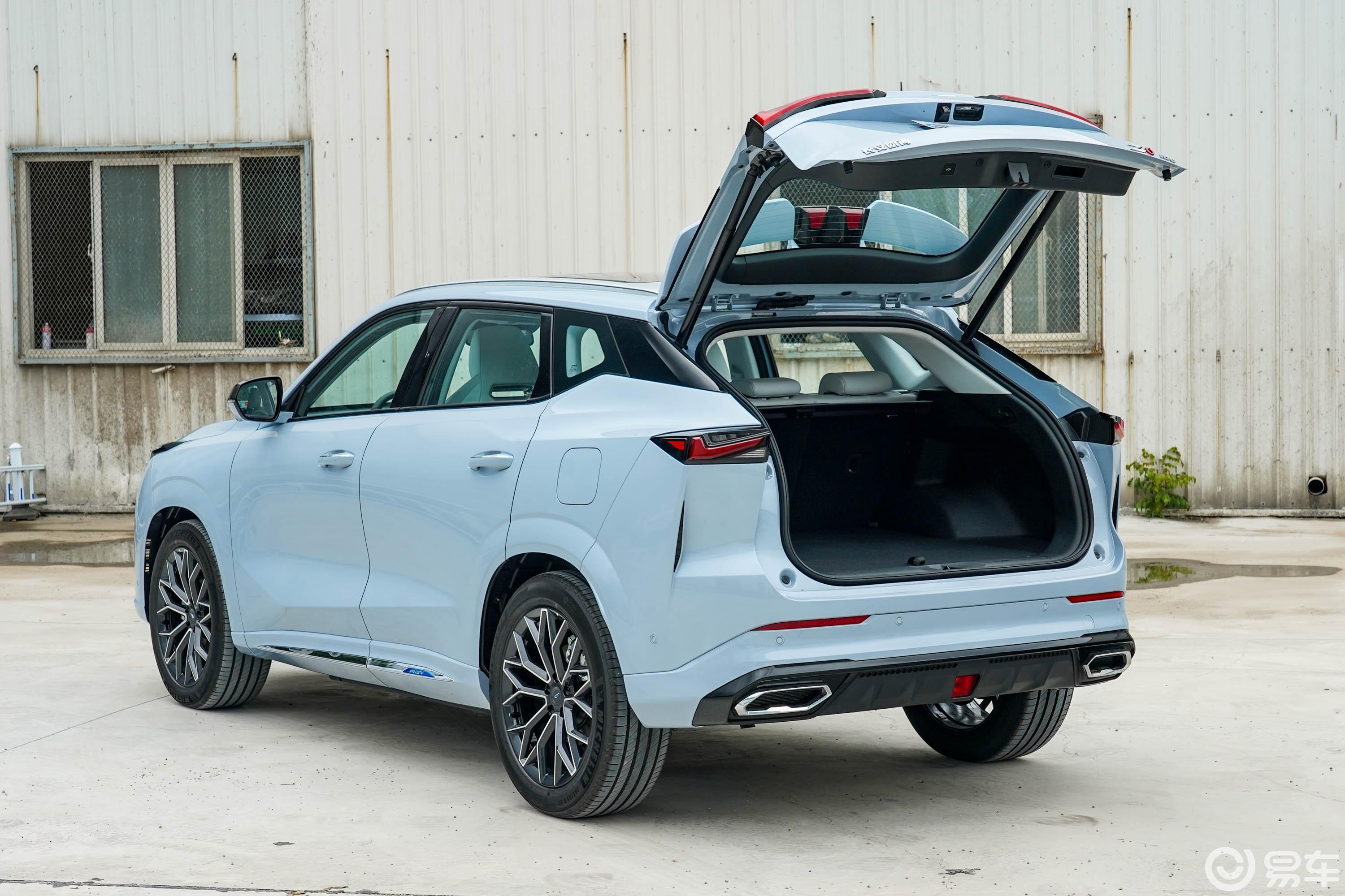 【长安欧尚Z6新能源1.5T 150km 旗舰PLUS智慧泊车版后备厢开启45度侧拍图片-汽车图片大全】-易车