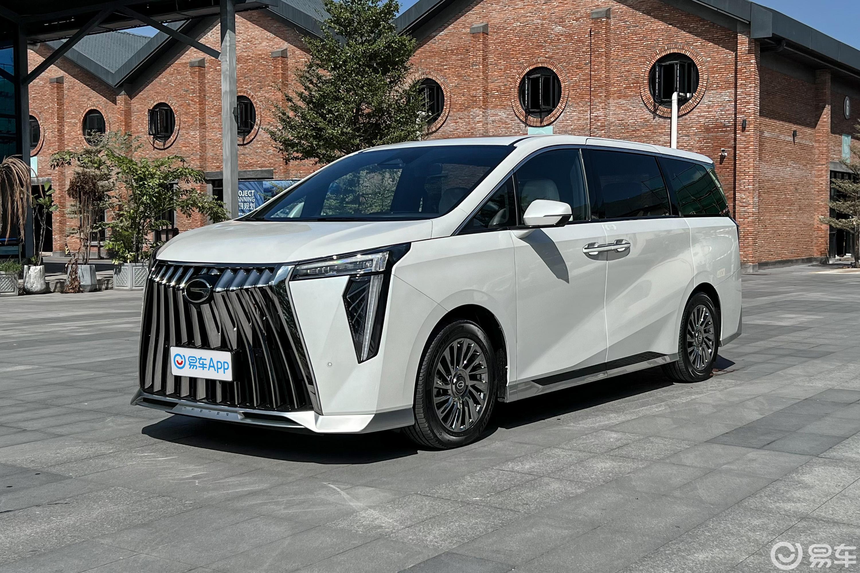 【传祺M8宗师系列 400T 旗舰版 7座侧前45度车头向左水平图片-汽车图片大全】-易车