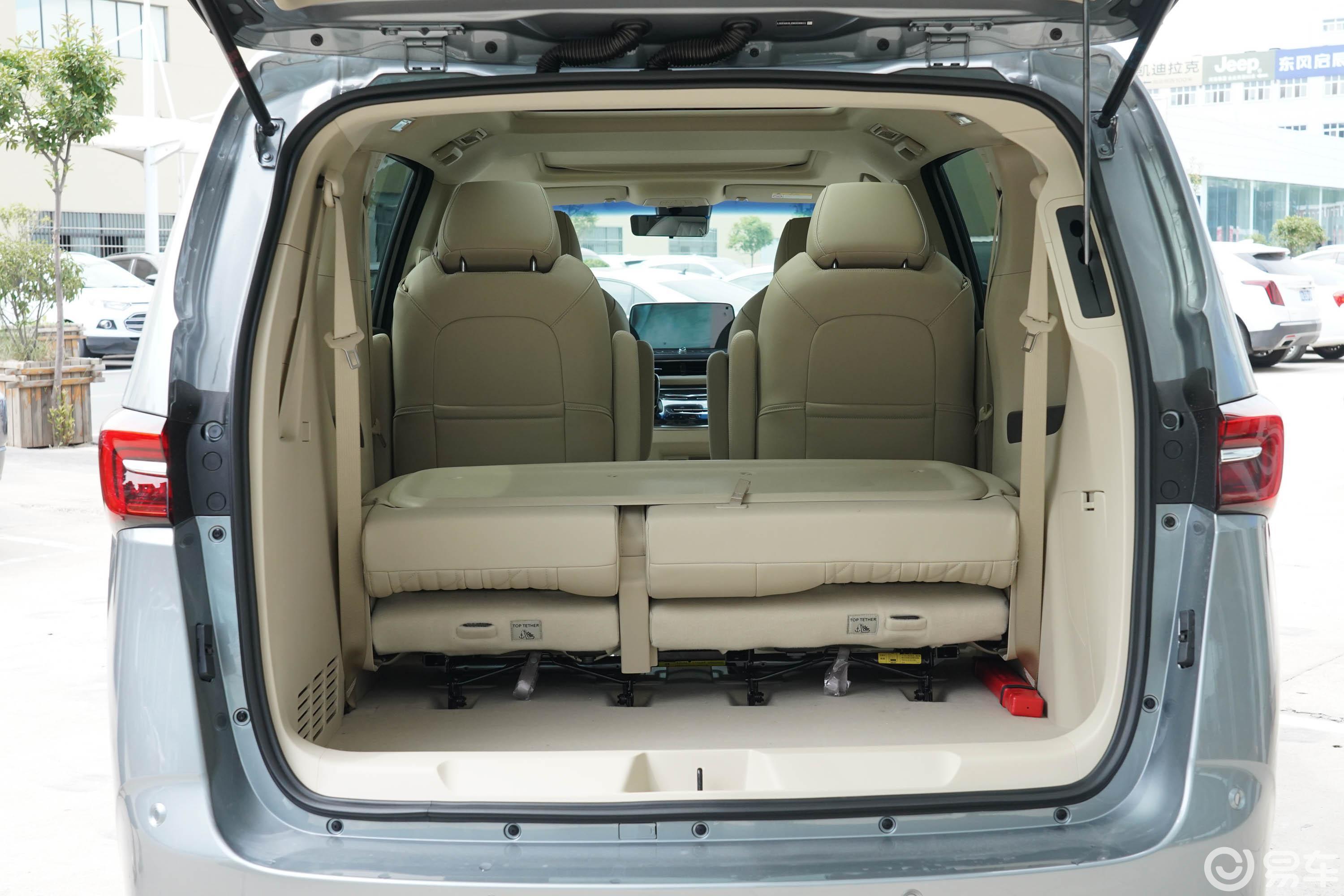 【别克GL8陆上公务舱 2.0T 智慧尊贵型 7座后备箱图片-汽车图片大全】-易车