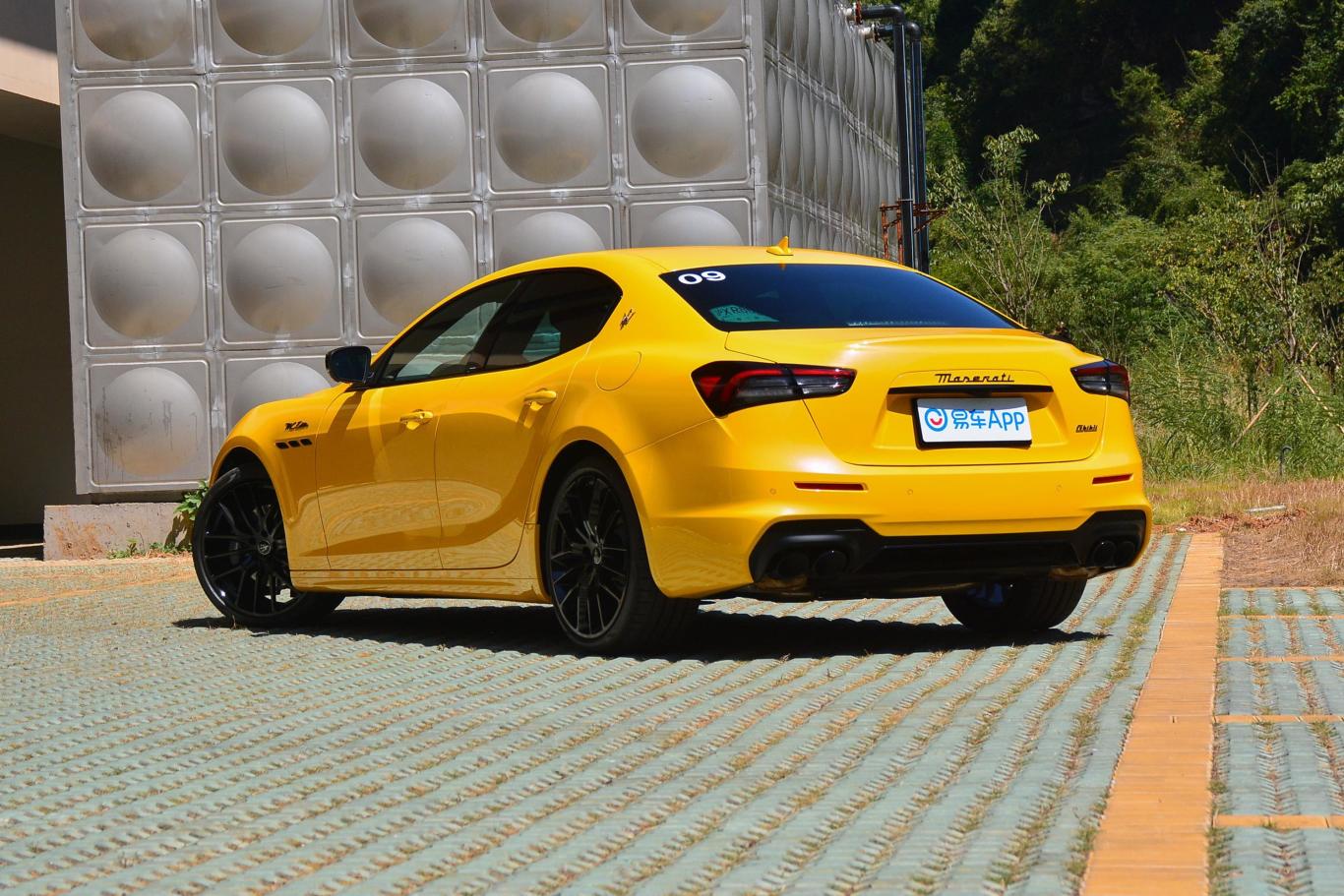 【Ghibli3.0T MC特别版侧后45度车头向左水平图片-汽车图片大全】-易车