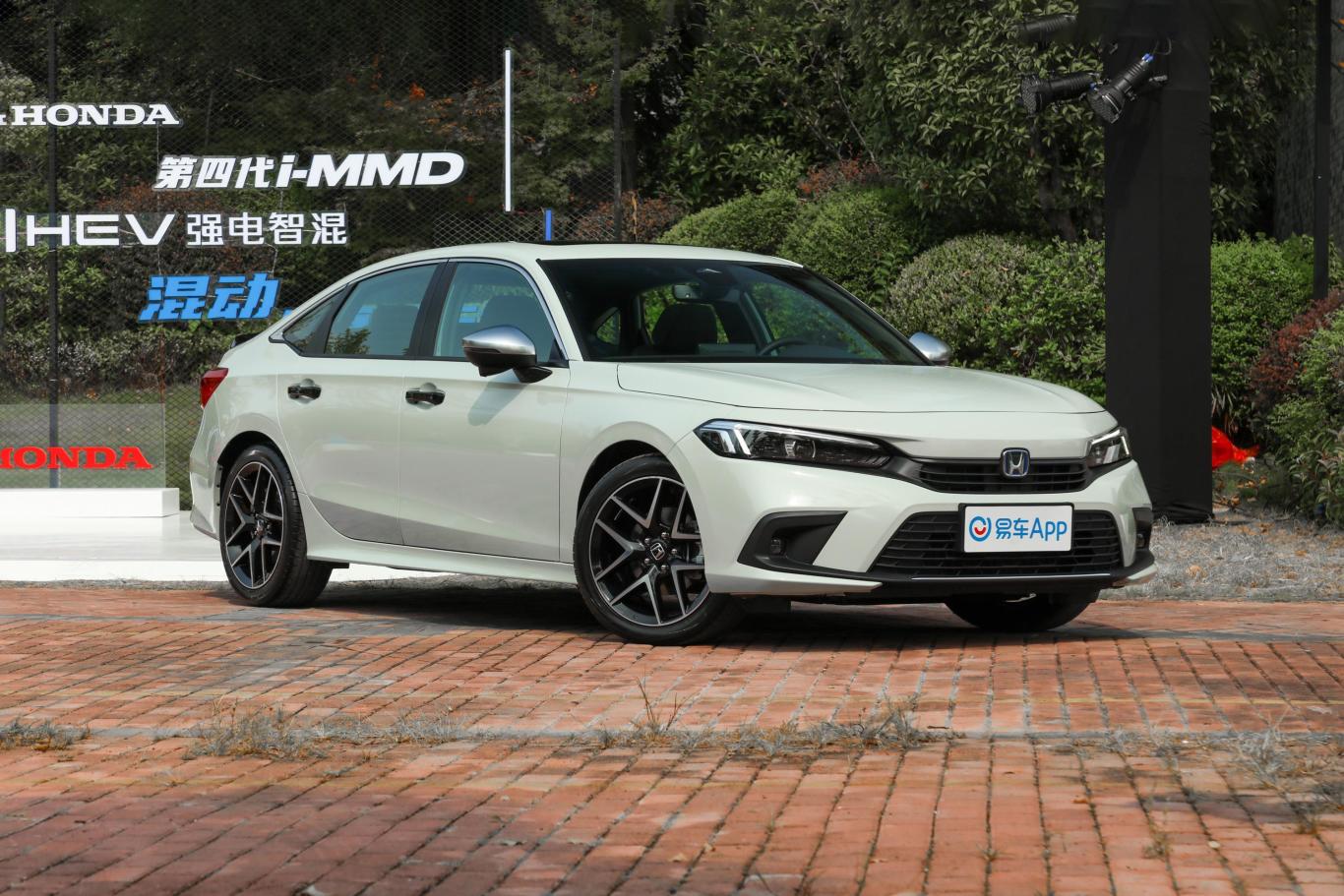 【思域e:HEV 2.0L E-CVT劲速版侧前45度车头向右水平图片-汽车图片大全】-易车