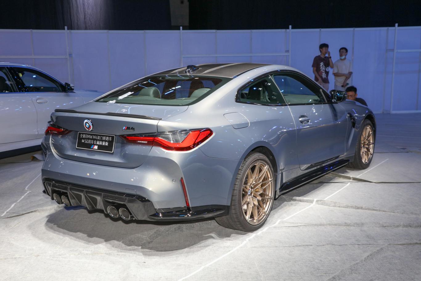 【宝马M450周年版 M4 双门轿跑车 雷霆版图片-汽车图片大全】-易车