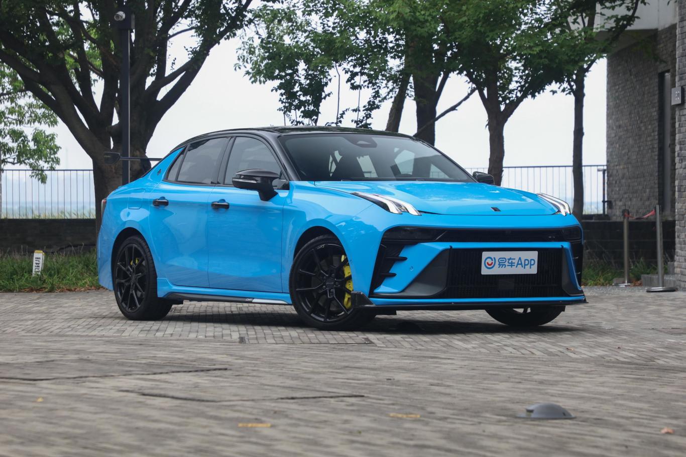 【领克0303+ 2.0T 自动四驱Cyan定制版性能套装 5座侧前45度车头向右水平图片-汽车图片大全】-易车