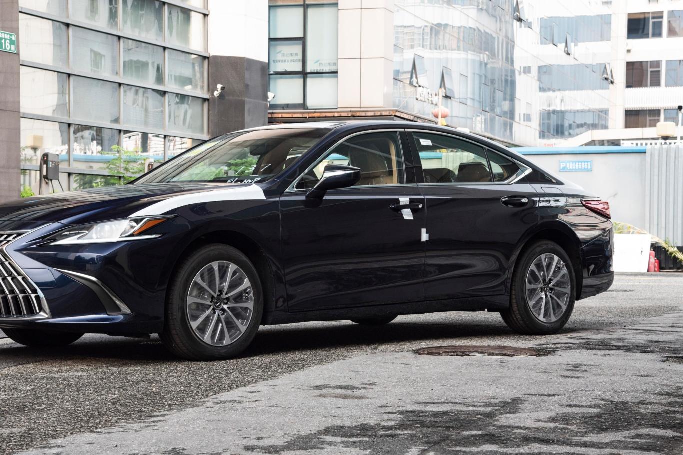 【雷克萨斯ES200 卓越版外观细节图片-汽车图片大全】-易车