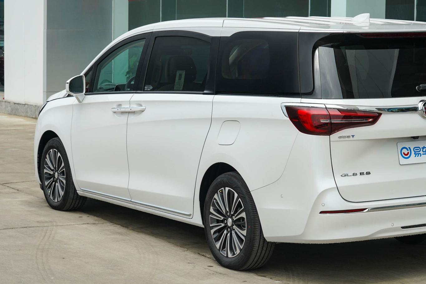 【别克GL8改款 ES陆尊 2.0T 豪华型 7座外观图片-汽车图片大全】-易车