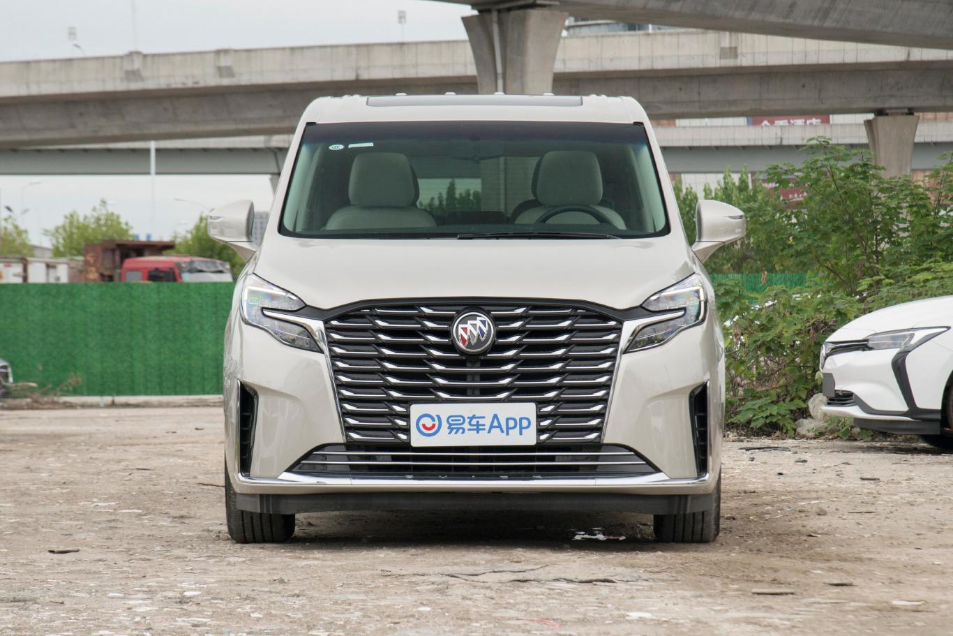 【别克GL8改款 ES陆尊 2.0T 舒适型 7座正前水平图片-汽车图片大全】-易车