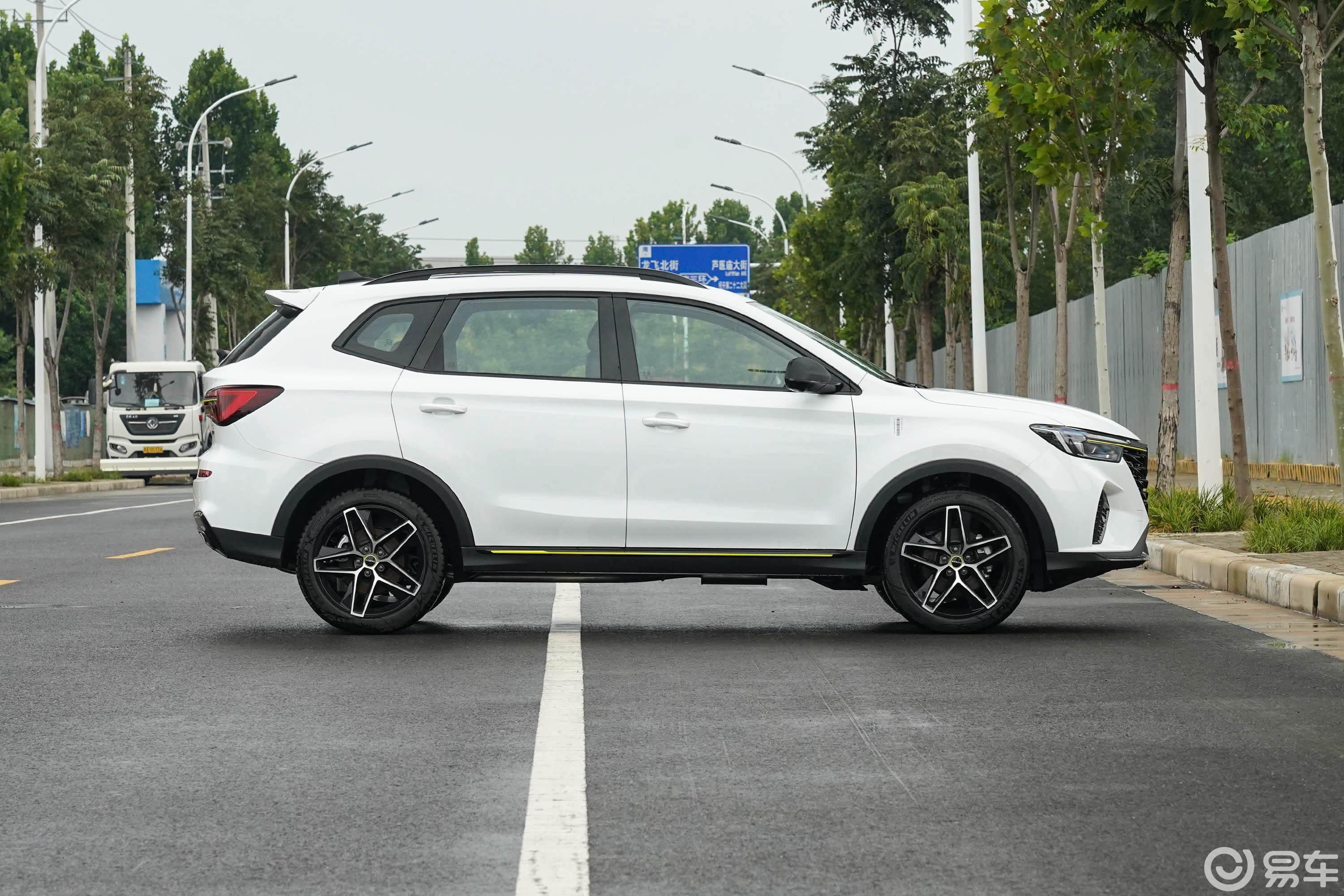 【荣威RX5PLUS 330TGI 双离合领潮智臻版正侧车头向右水平图片-汽车图片大全】-易车