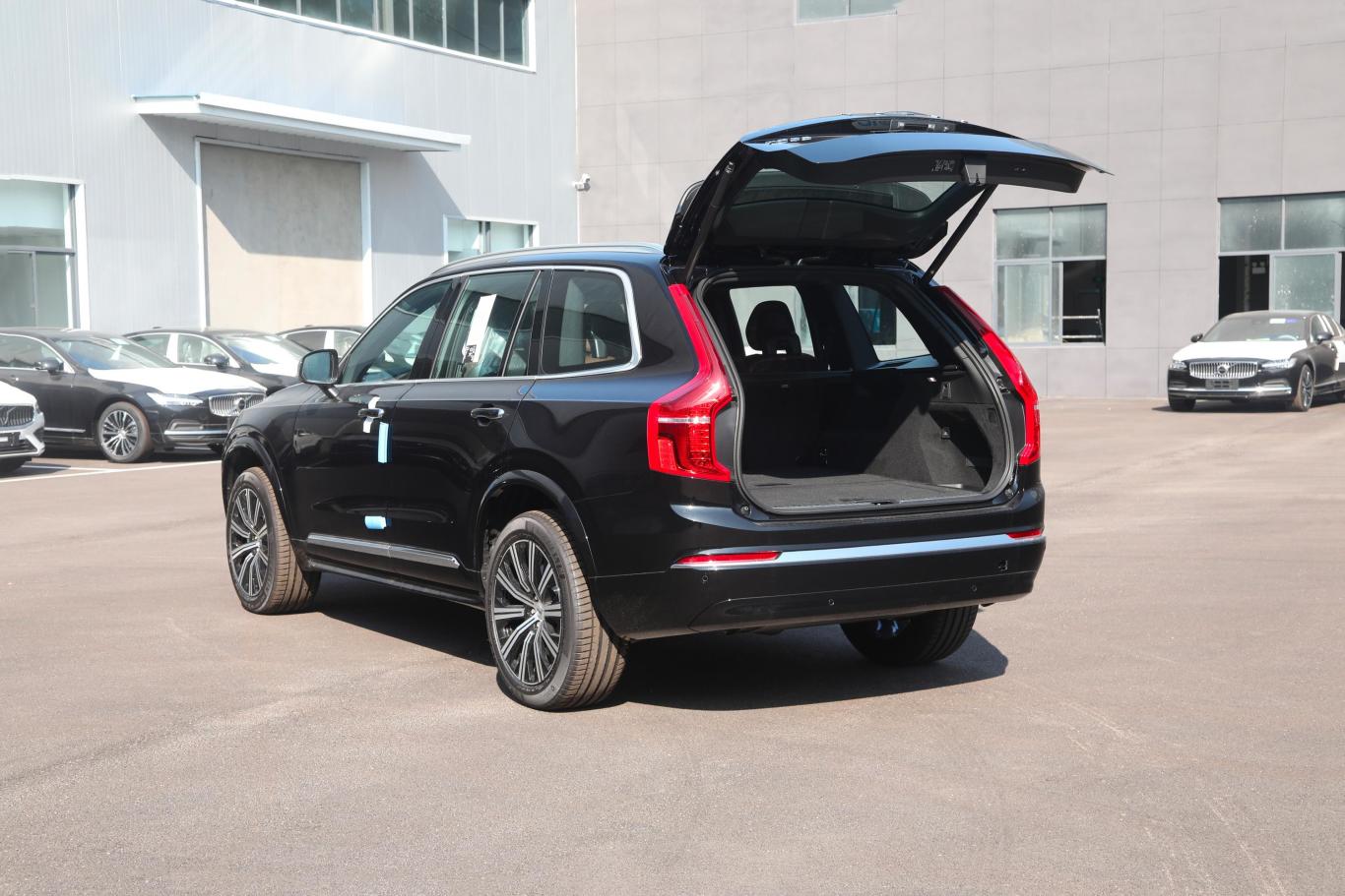 【沃尔沃XC90B5 智行豪华版 5座后备厢开启45度侧拍图片-汽车图片大全】-易车