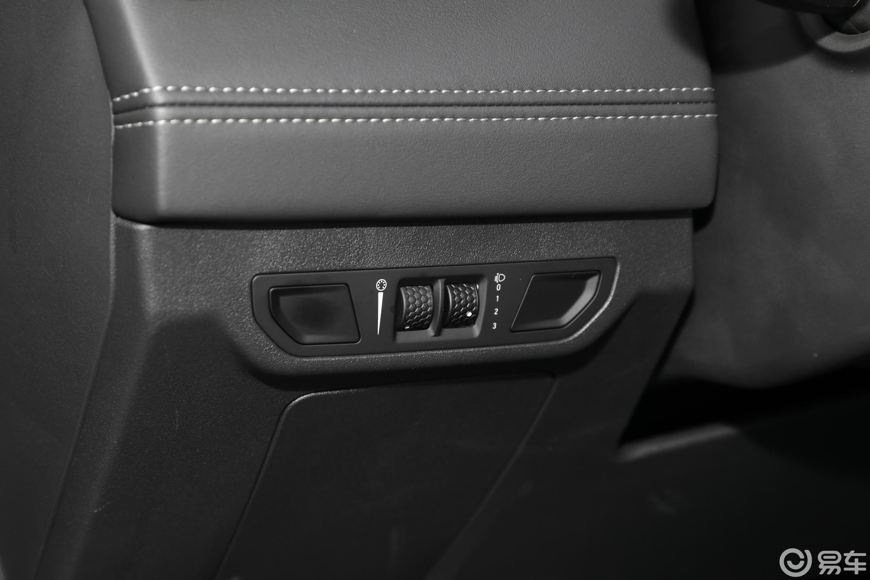 【领克06Remix 1.5T 劲Pro主驾驶位图片-汽车图片大全】-易车