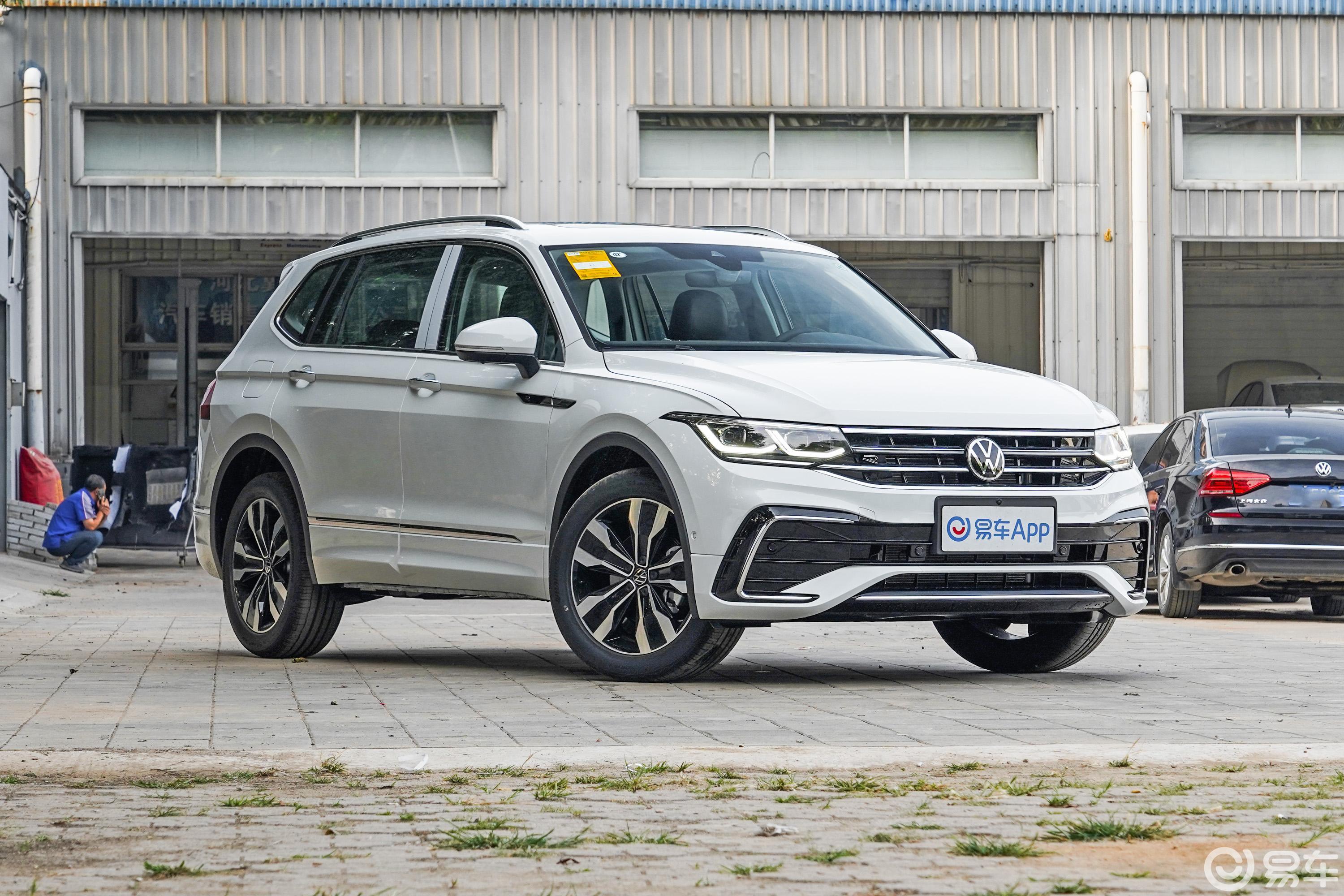 【途观L330TSI 两驱R-Line旗舰版 5座侧前45度车头向右水平图片-汽车图片大全】-易车