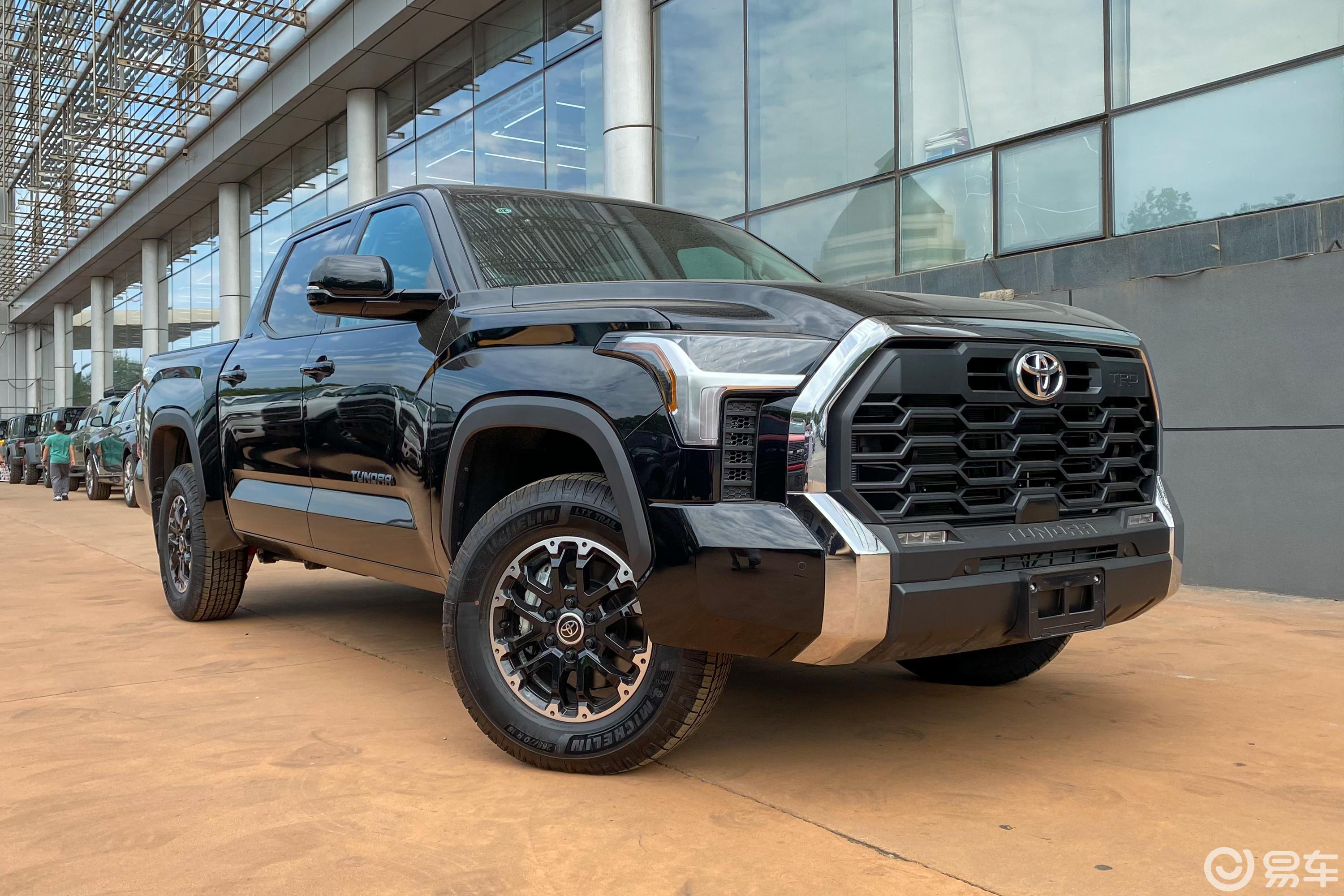 【坦途3.4T TRD SR5 CrewMax侧前45度车头向右水平图片-汽车图片大全】-易车