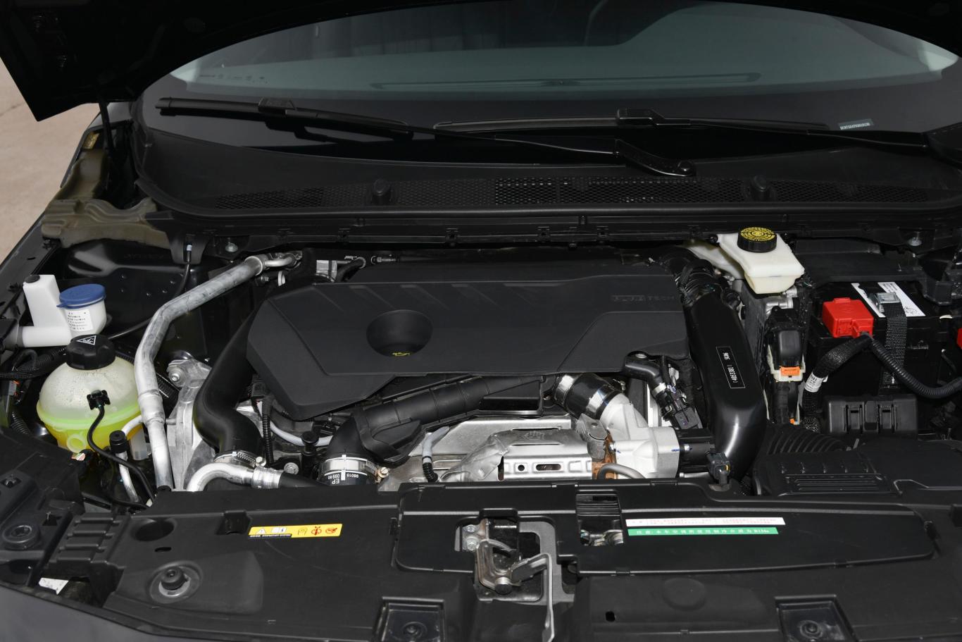 【标致4081.6T 进取版发动机特写图片-汽车图片大全】-易车