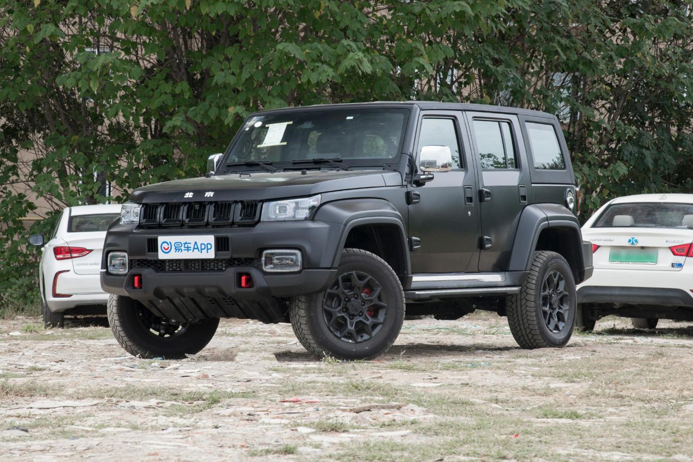 【北京BJ40刀锋英雄版 2.0T 自动四驱侠客版(前后电控锁） 柴油侧前45度车头向左水平图片-汽车图片大全】-易车