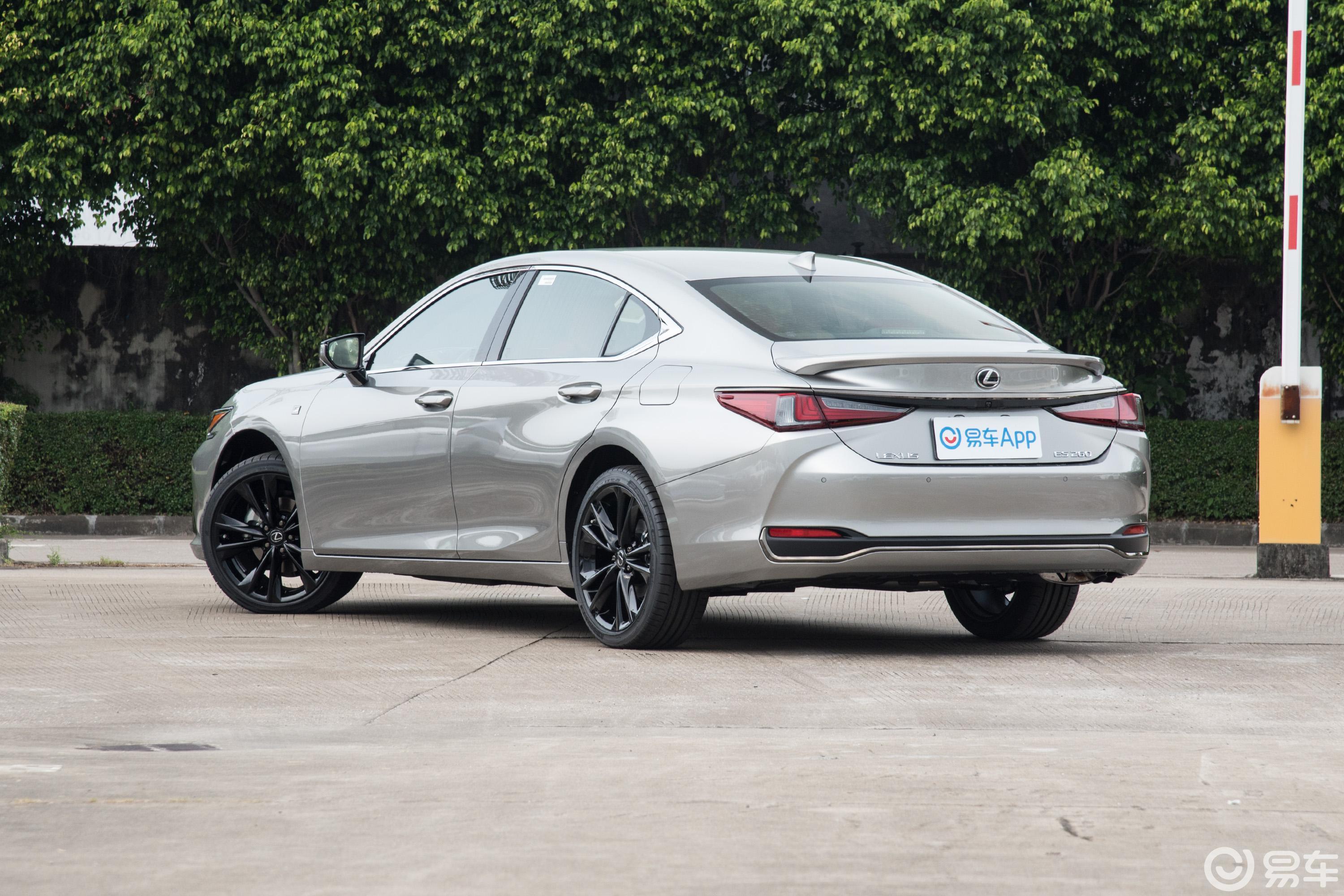 【雷克萨斯ES260 F SPORT侧后45度车头向左水平图片-汽车图片大全】-易车